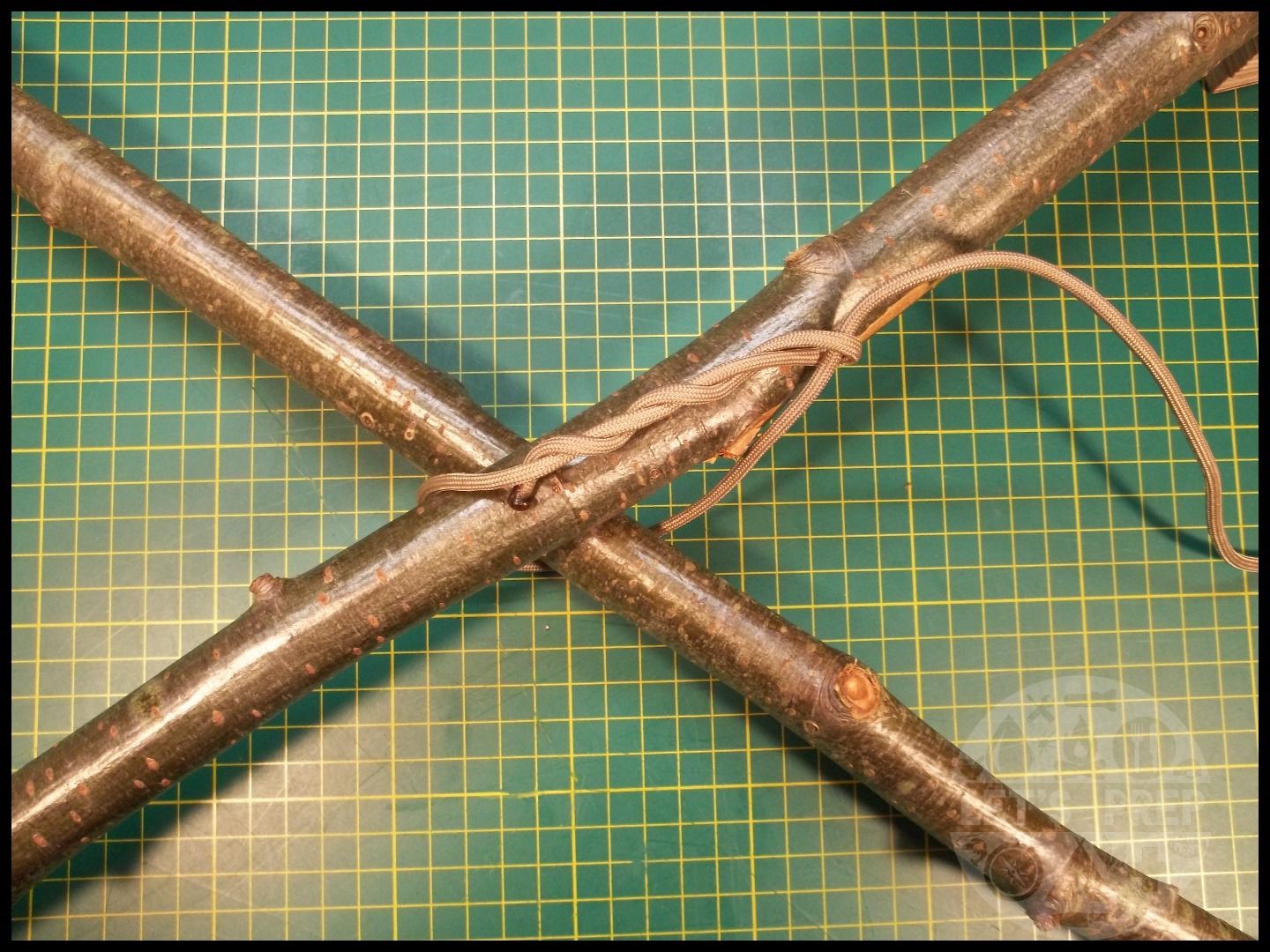 Quick Skills #5: How to Tie Lashings - Pt.2 Diagonal Lashing : 7 Steps ...