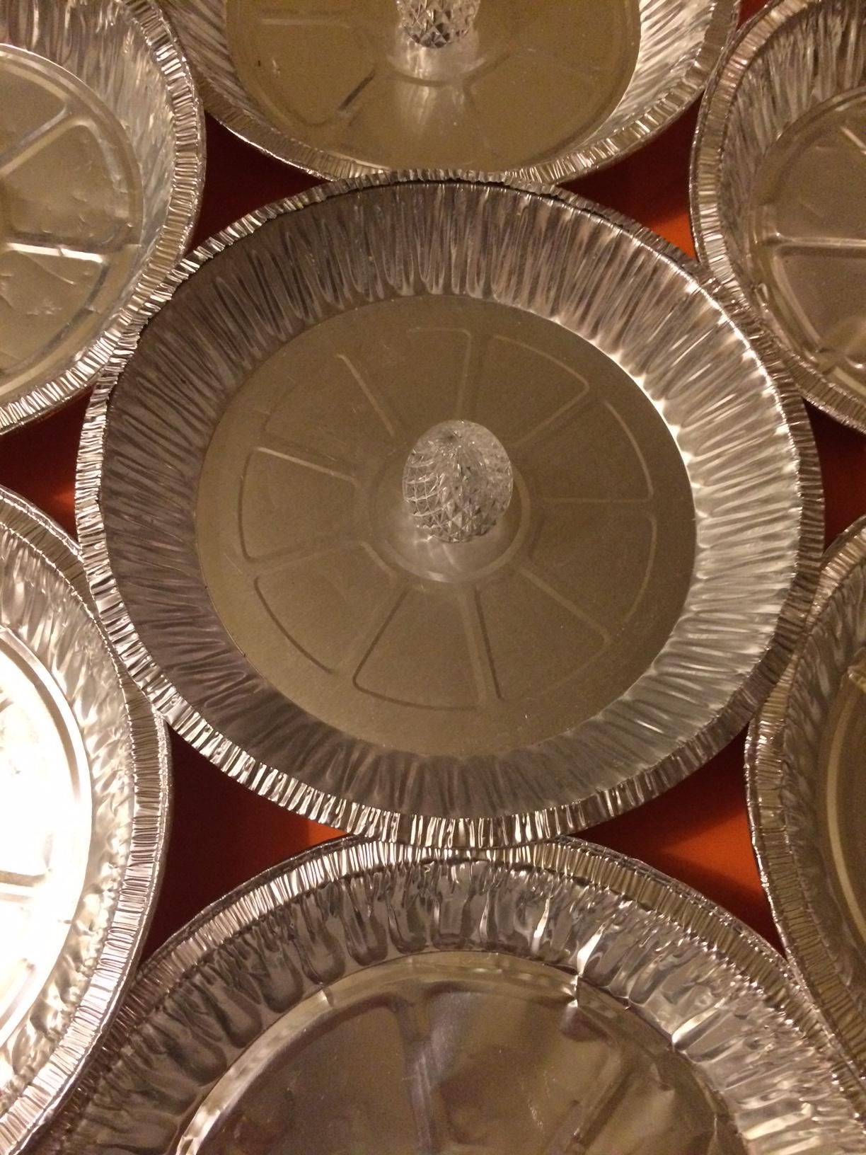 It's the Pie Tin Great Pumpkin : 8 Steps (with Pictures) - Instructables