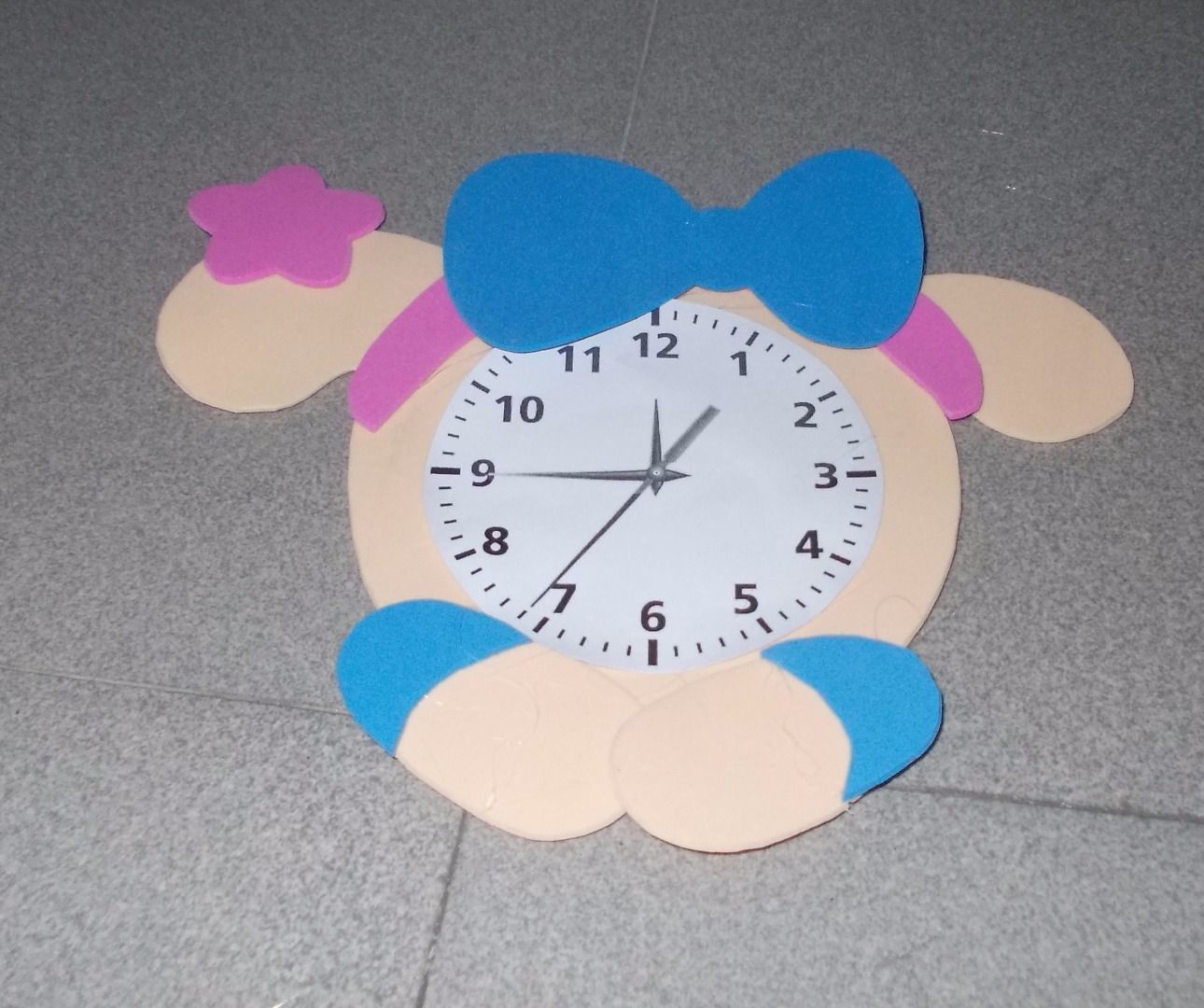 Miss La Sen Foam Clock : 12 Steps - Instructables