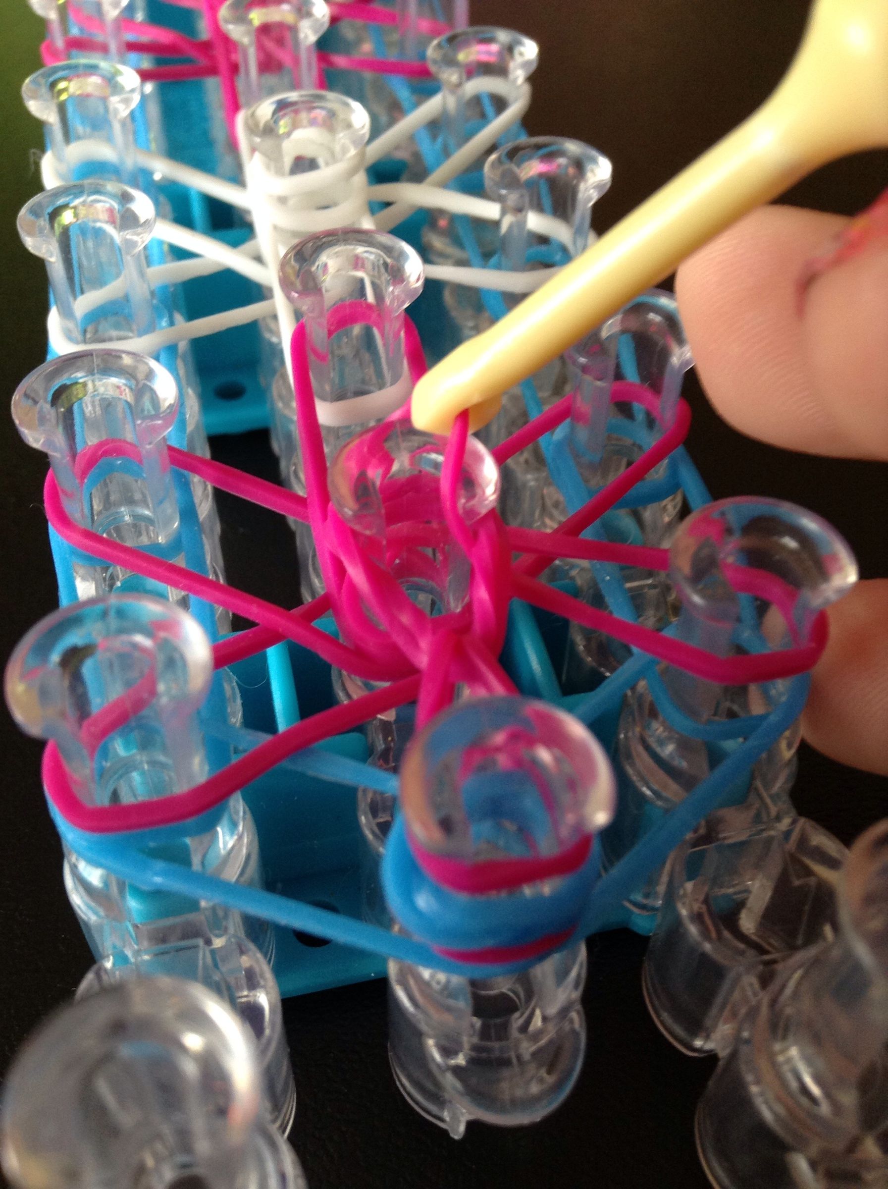 Rainbow Loom: Starburst : 9 Steps (with Pictures) - Instructables