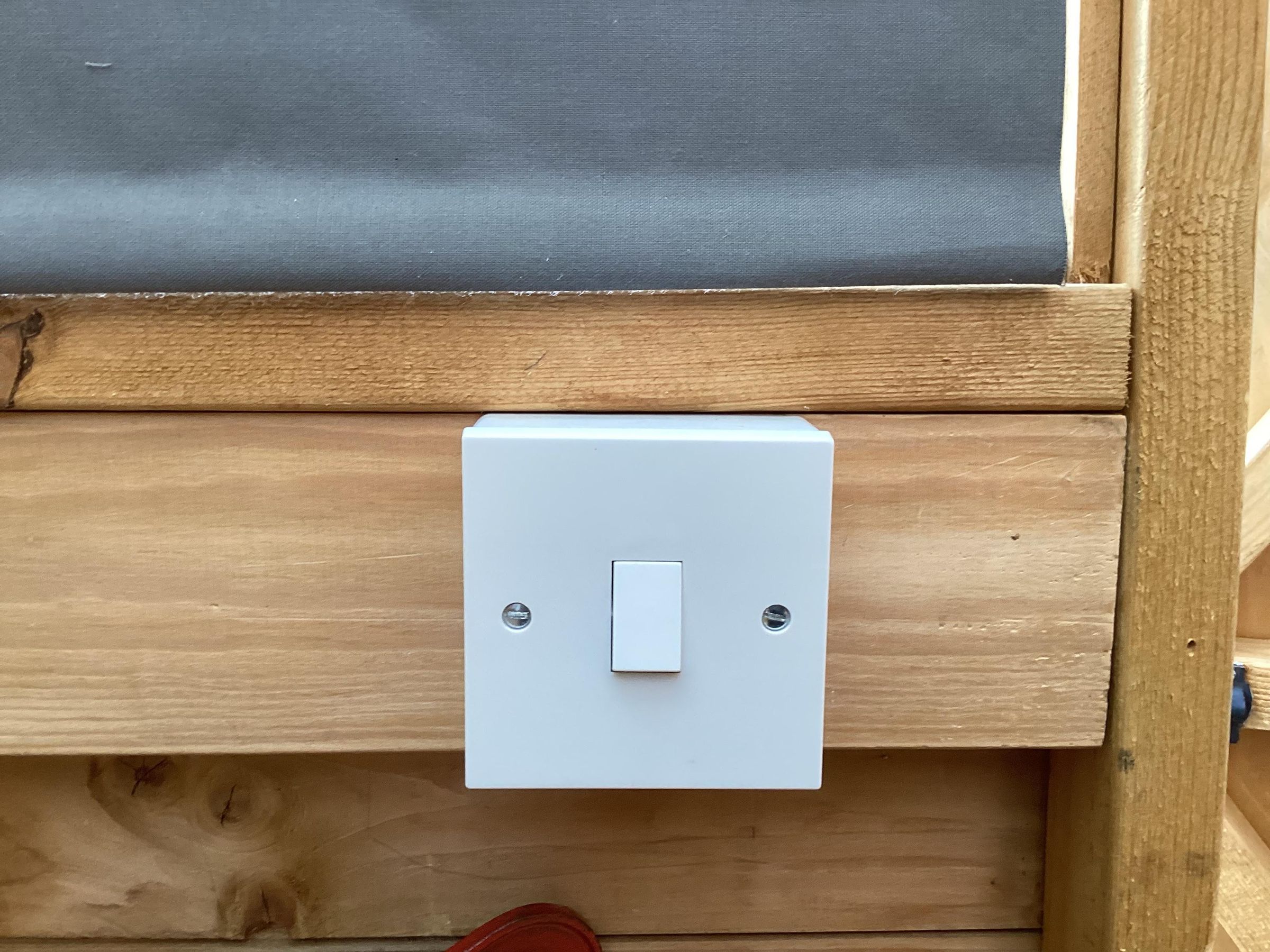 12V Solar Shed Lighting System : 6 Steps - Instructables