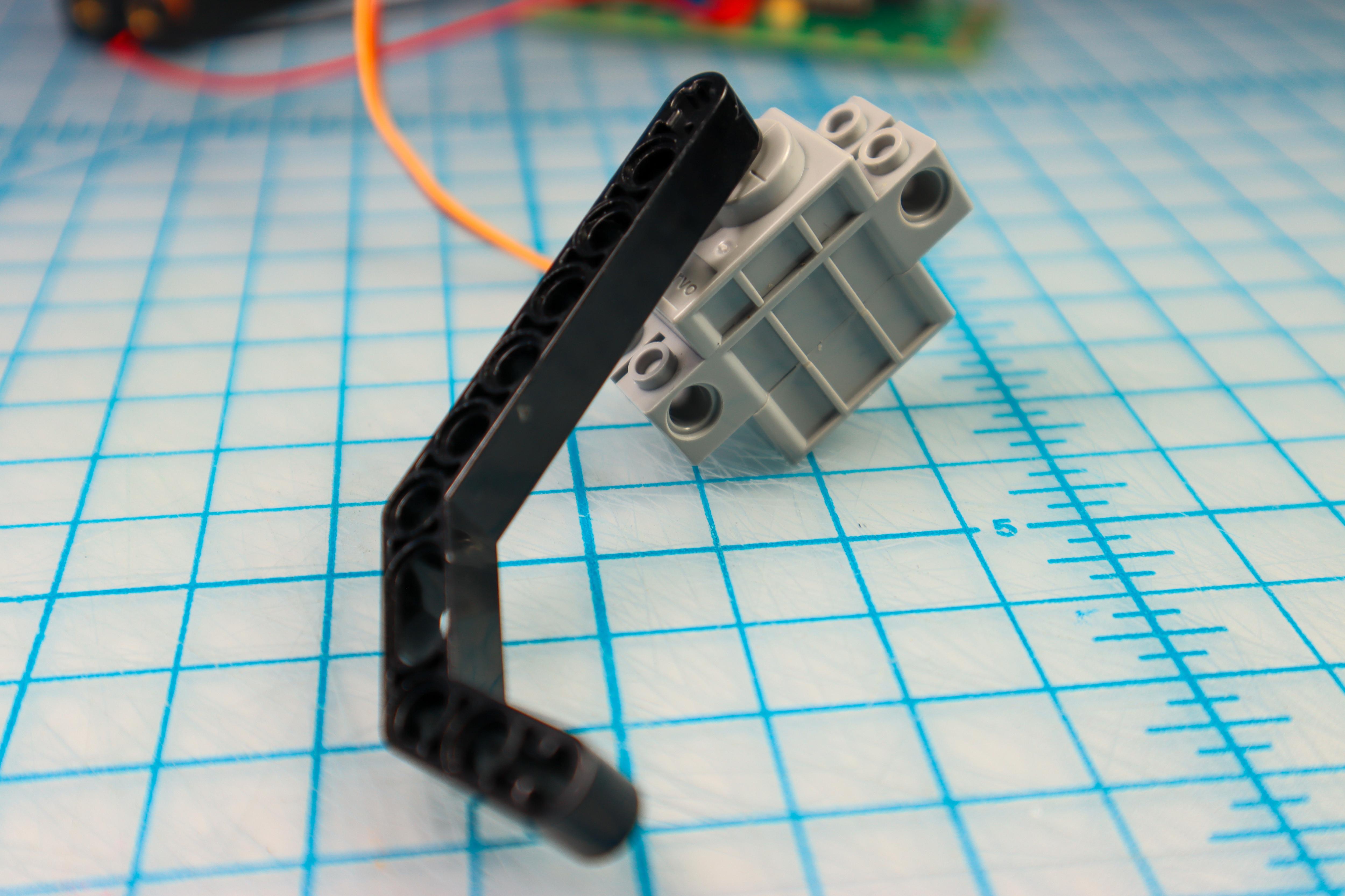 Easy Talking Skull With Micro:bit - Remote Control Animatronic Skull ...