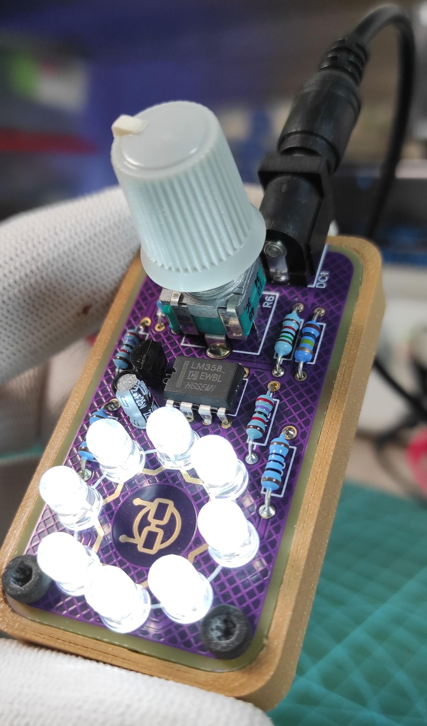 How to Make a 12V LED Breathing Light : 4 Steps (with Pictures ...