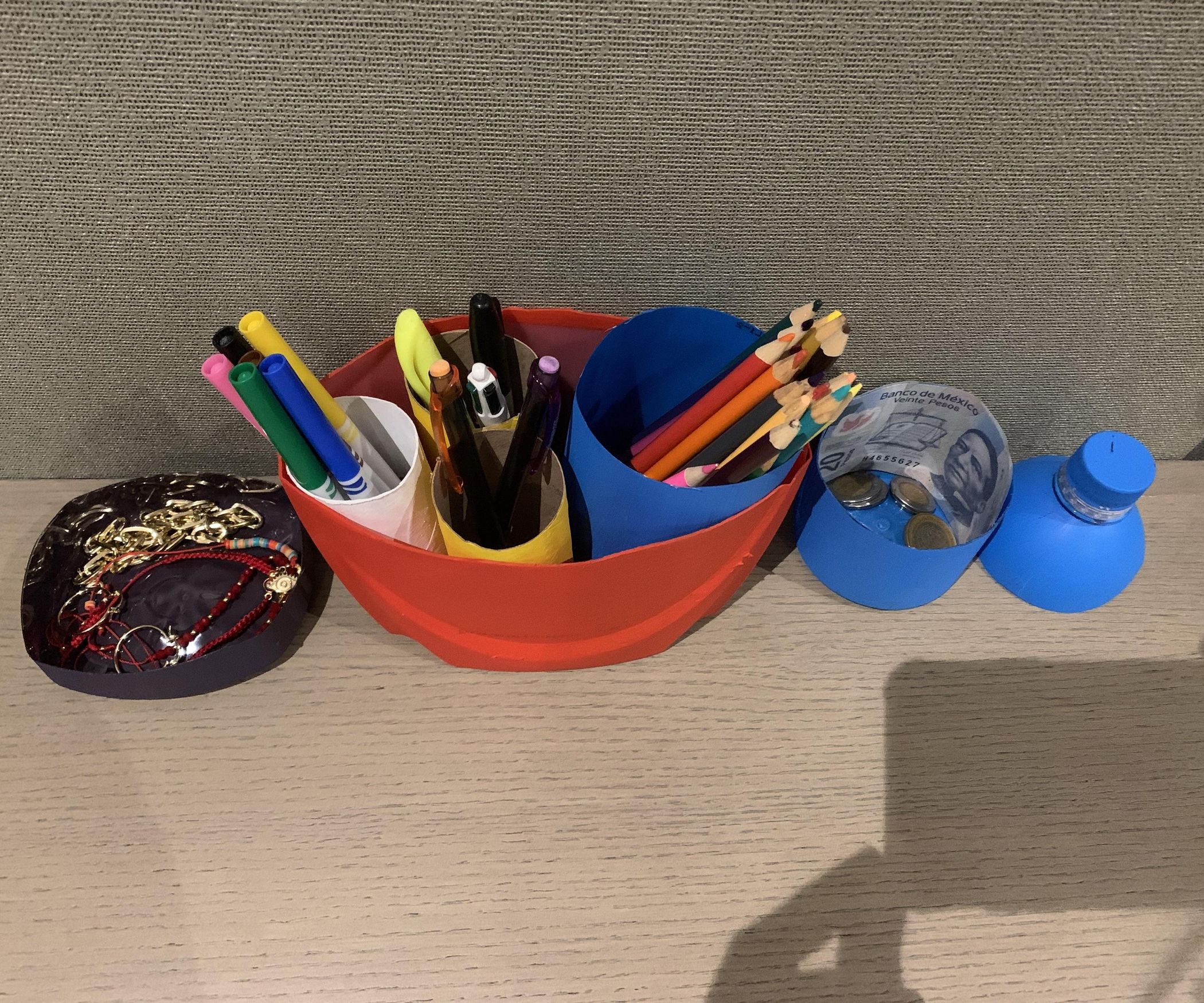 Plastic Desk Organizers : 4 Steps - Instructables