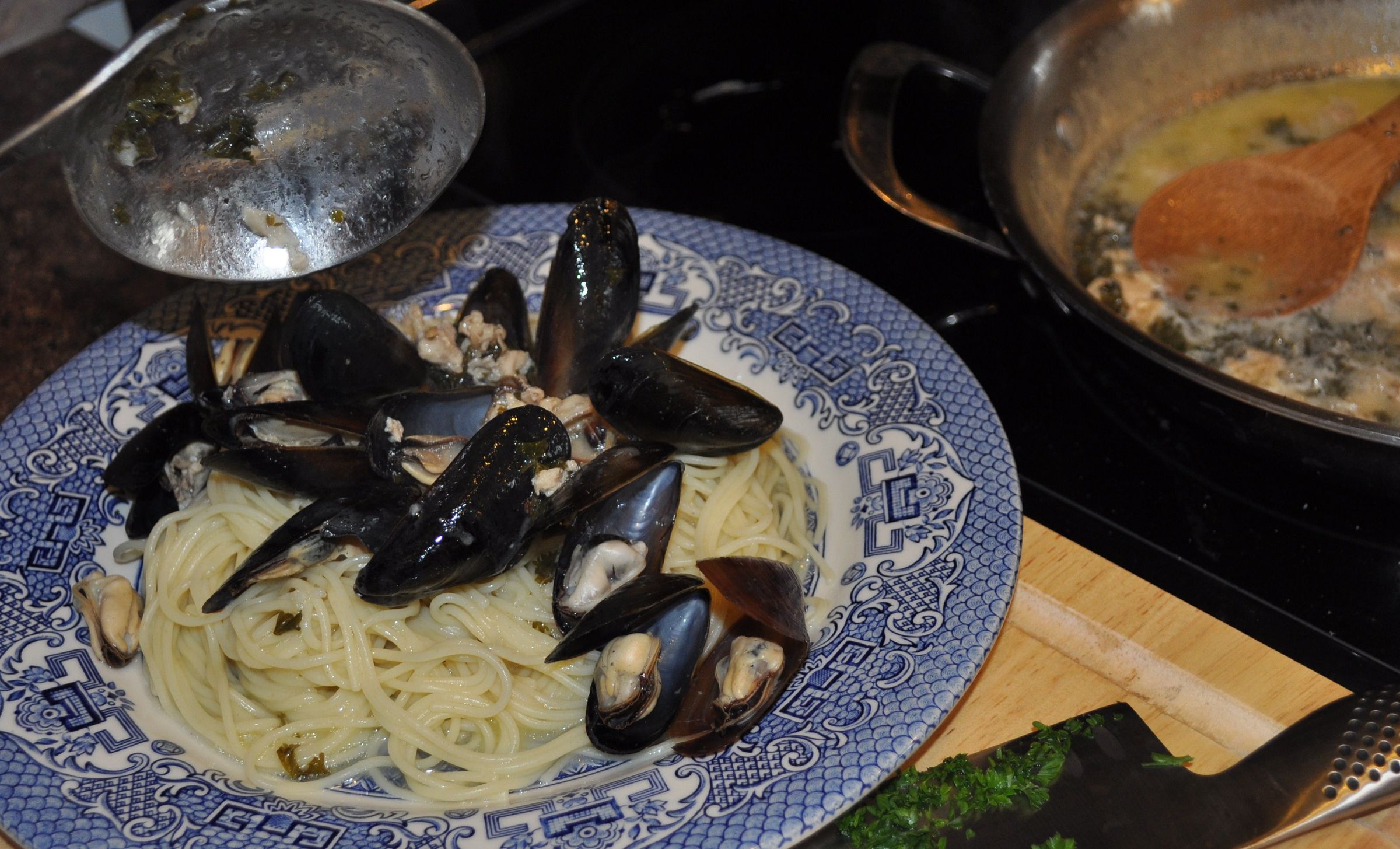 Mariners Mussels (Clams, Mussles & Angel Hair) : 5 Steps (with Pictures ...