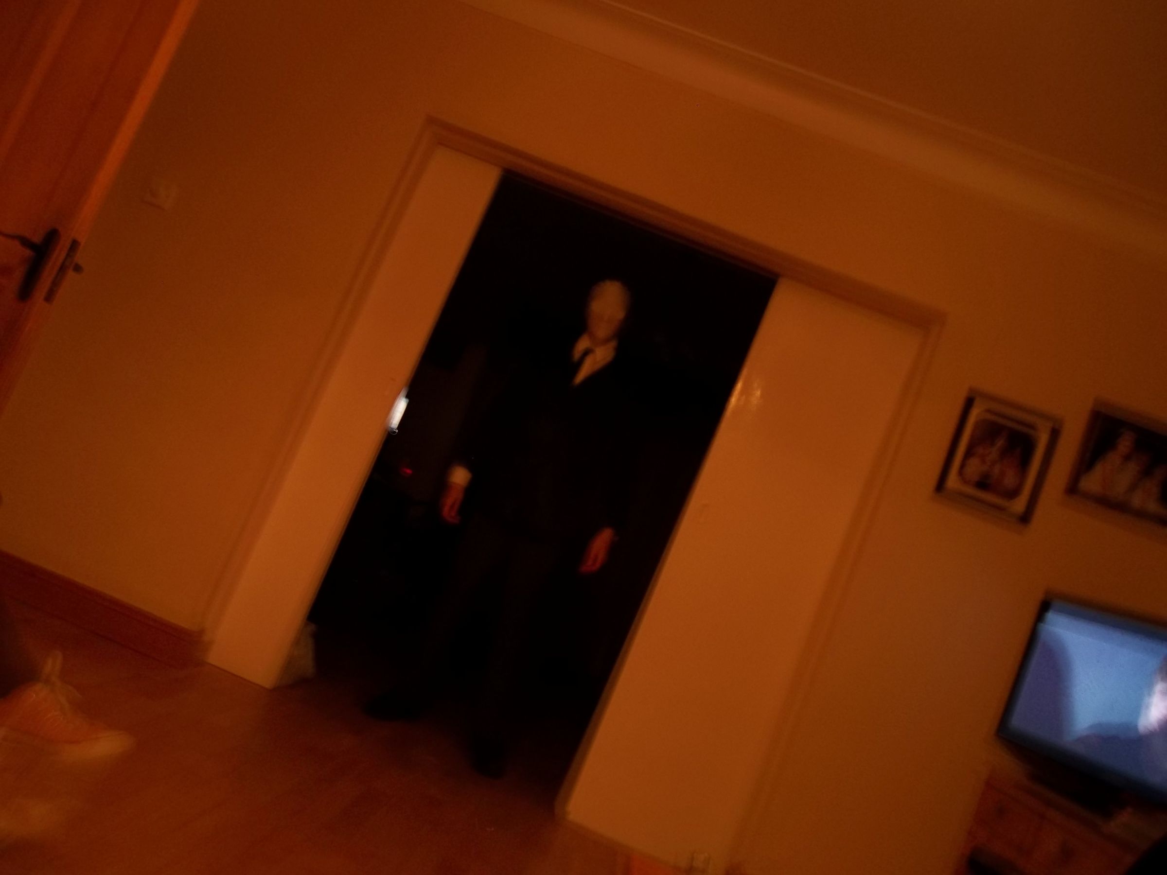 Slender Man Photo Edit : 6 Steps (with Pictures) - Instructables