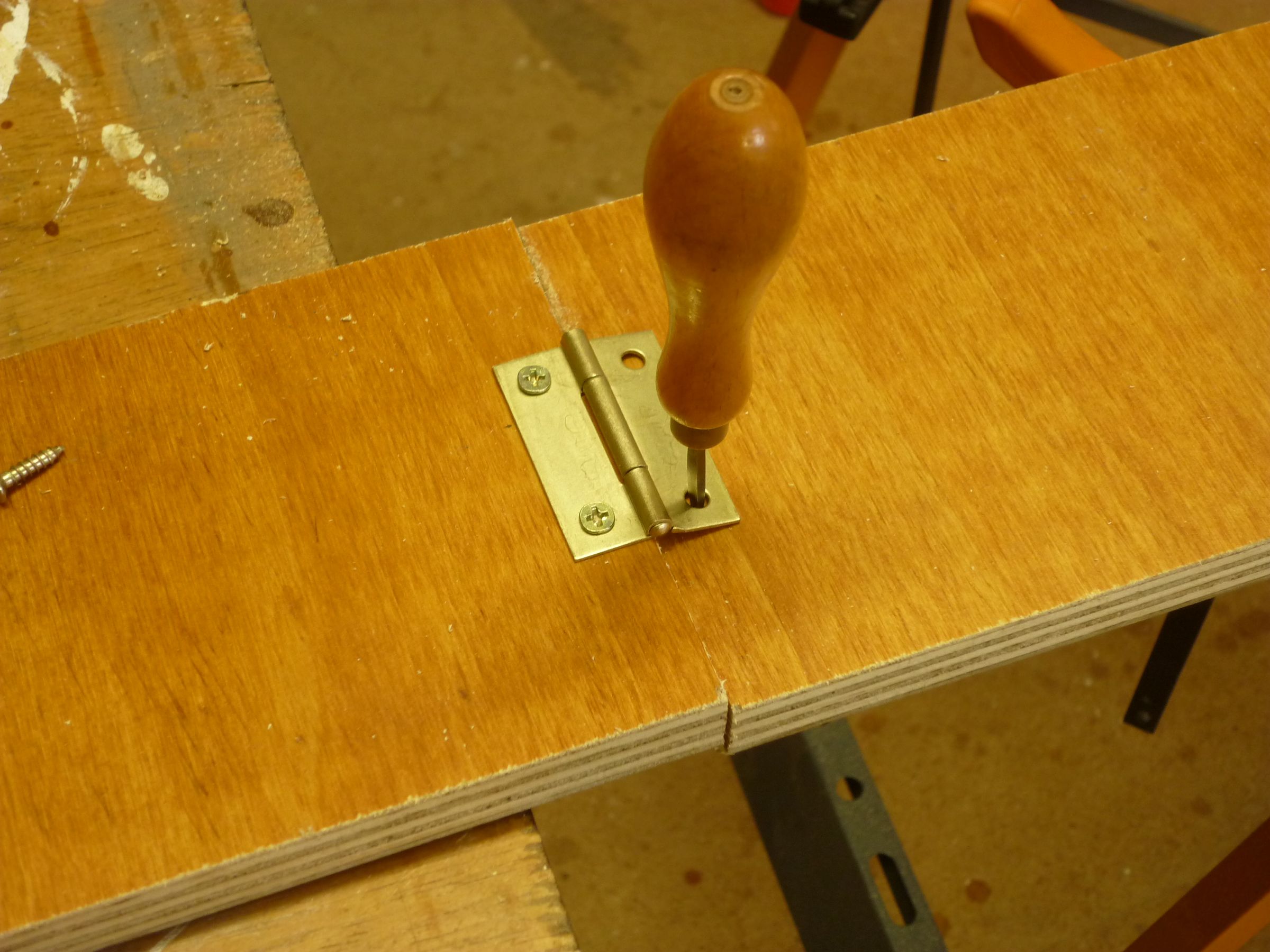 Collapsible Z-Shaped Side Table : 7 Steps (with Pictures) - Instructables