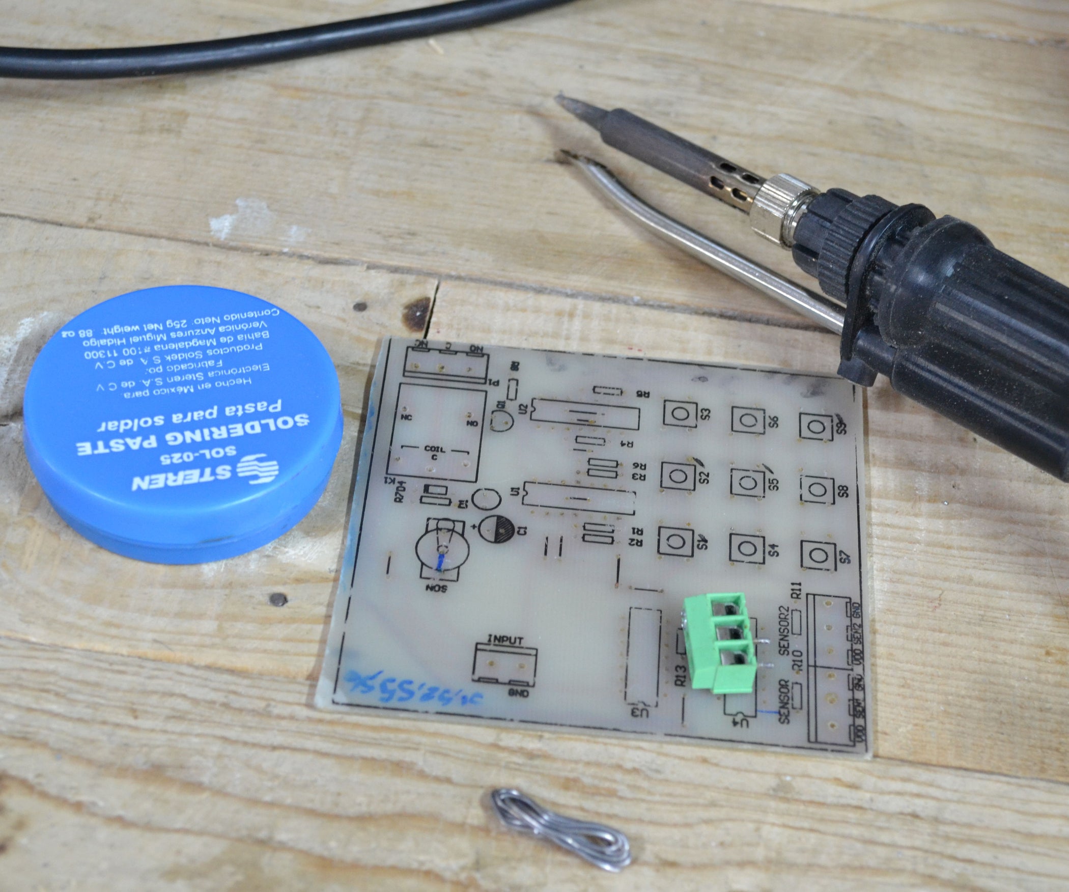 How to Solder Easily : 4 Steps - Instructables