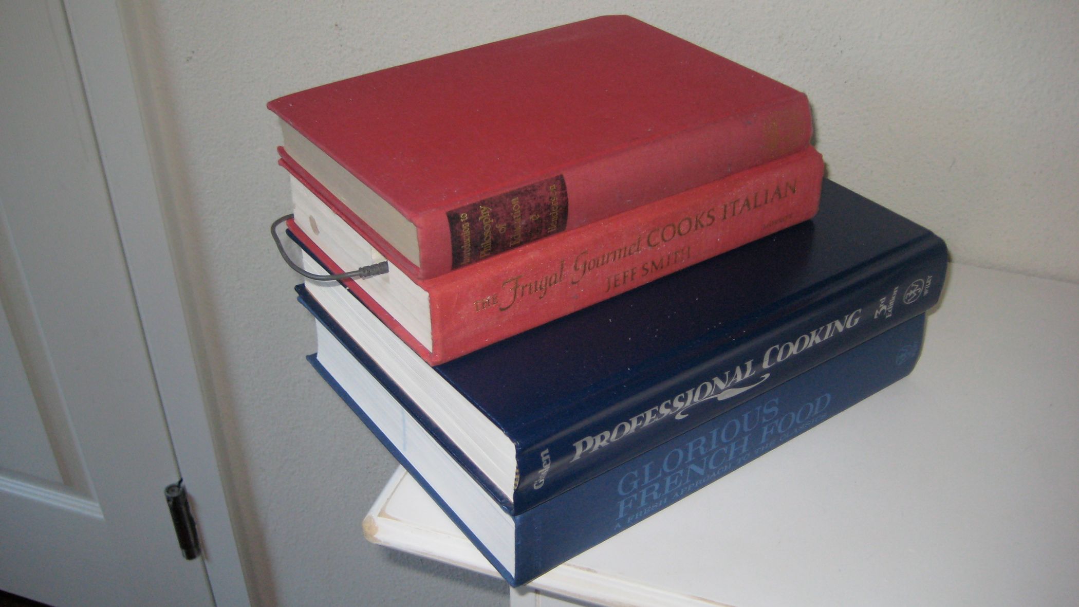 Power Book- Hidden Cords in a Hollow Book : 5 Steps - Instructables