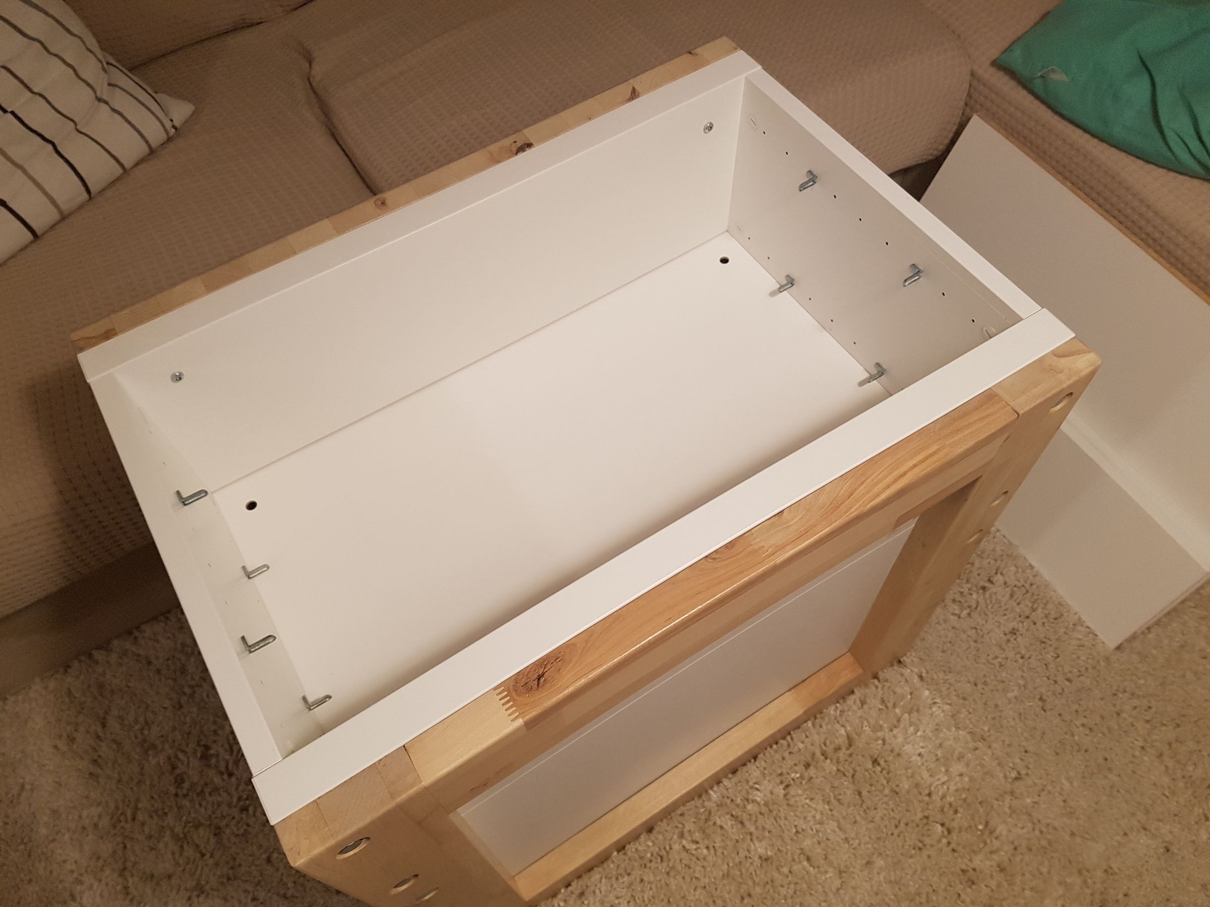 IKEA Besta Couch Table Shelf Hack ~73 € to ~133 € Total : 4 Steps (with ...