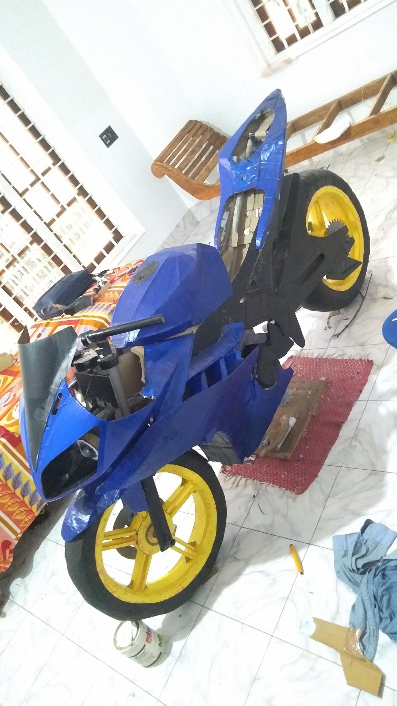 Yamaha R15 Bike Lifesize Model Made Entirely Out of Cardboard : 5 Steps ...