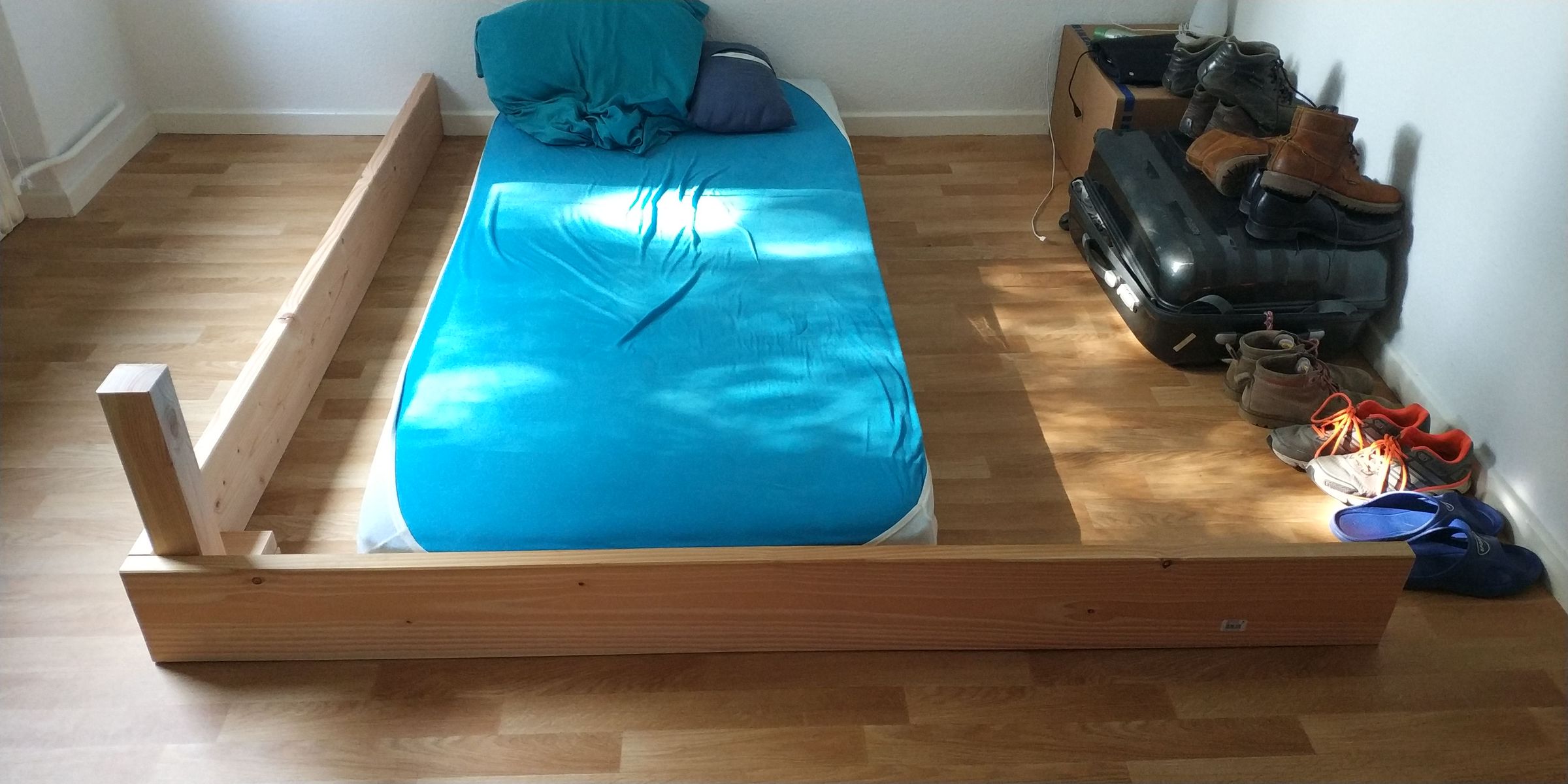 Robust and Inexpensive Bed Frame : 7 Steps (with Pictures) - Instructables