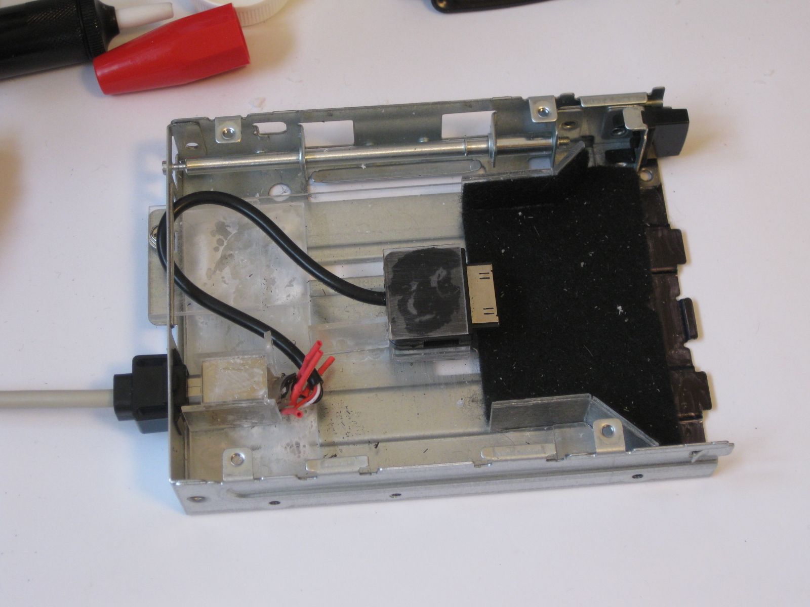 Seamless Zune Dock - HP Pocket Media Drive Bay : 9 Steps - Instructables