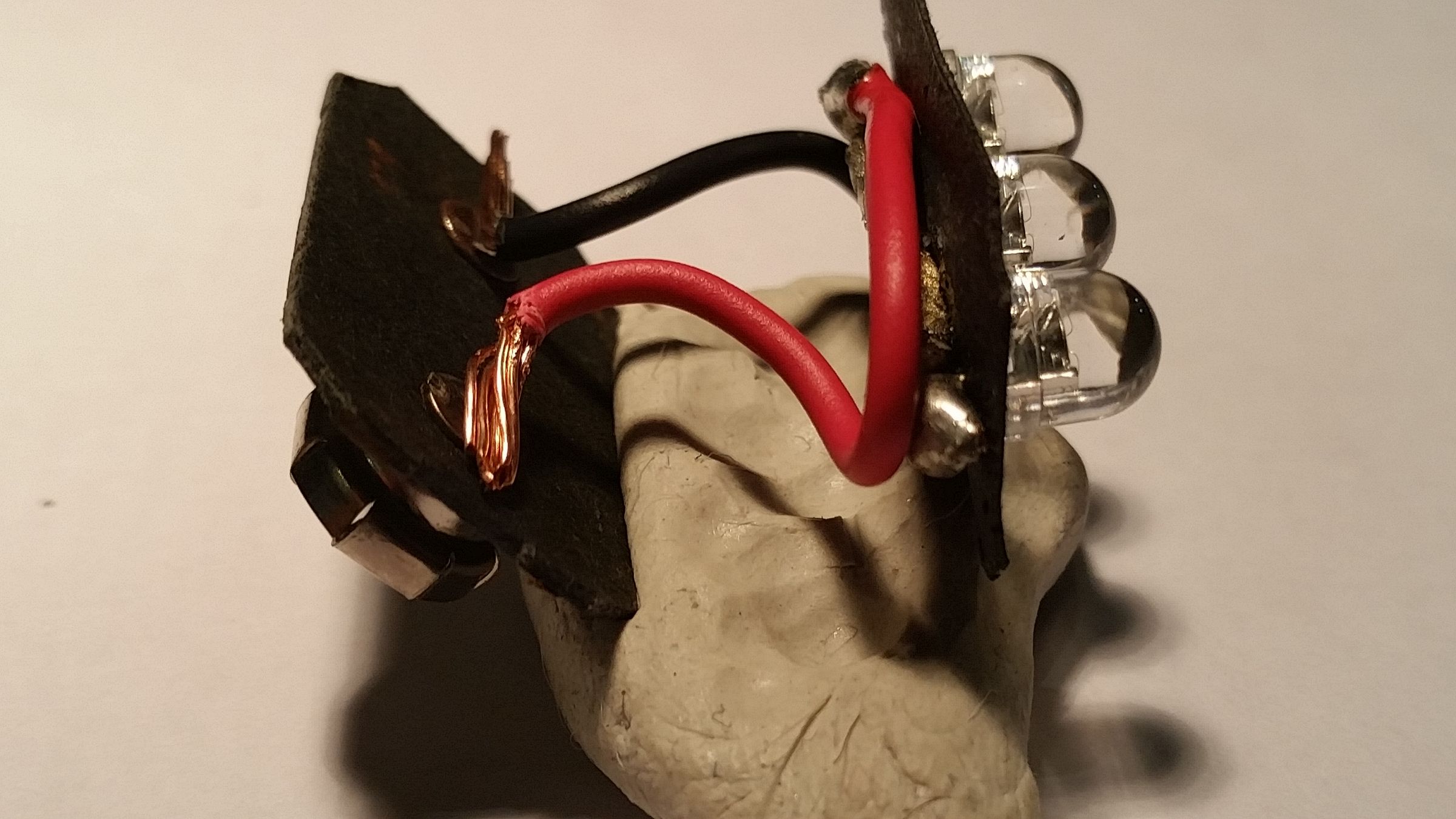 DIY 9 Volt LED Emergency/Backpack Flash Light : 10 Steps - Instructables