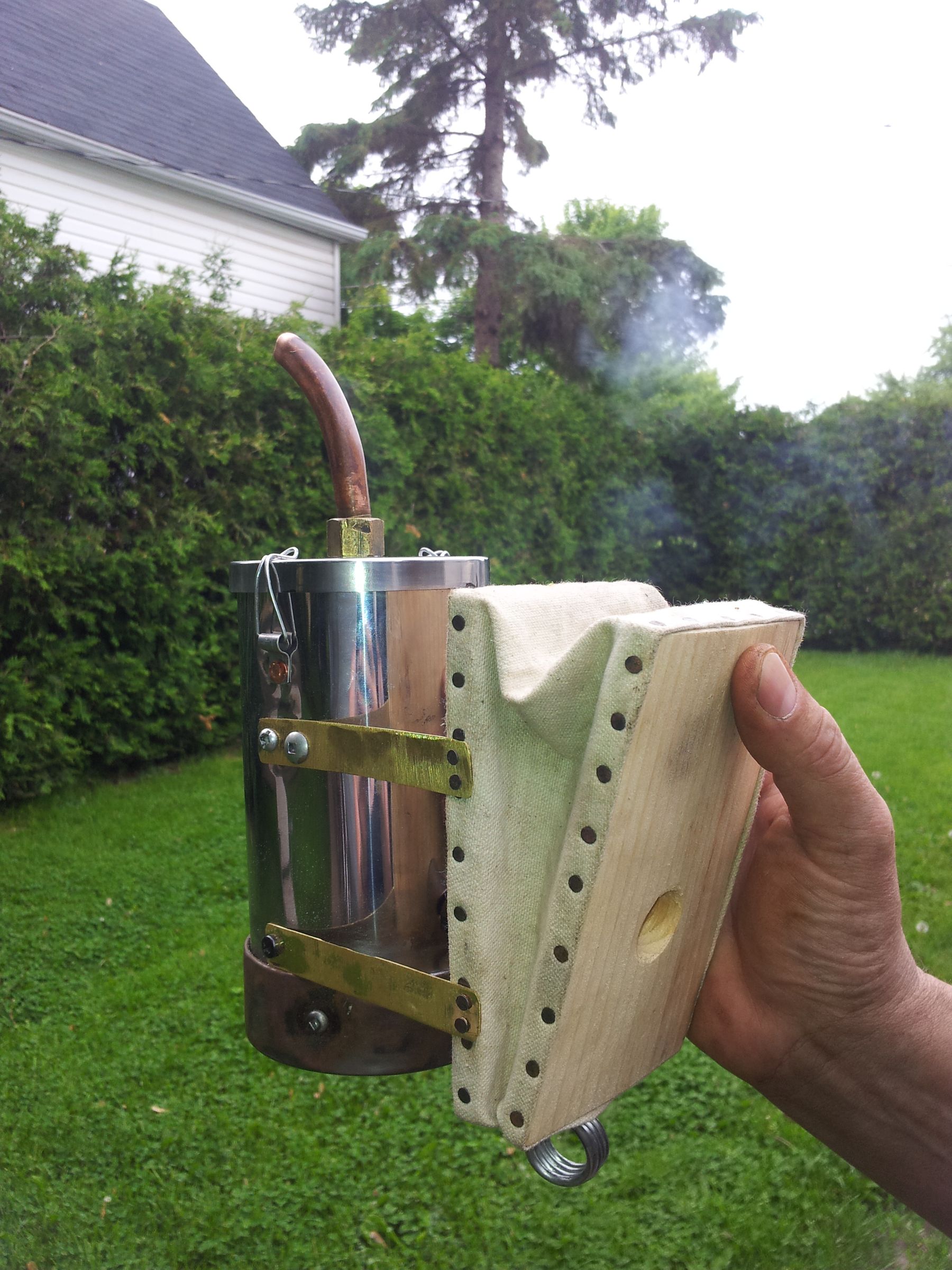 Bellows Bee Smoker for the Home Apiarist : 8 Steps (with Pictures ...
