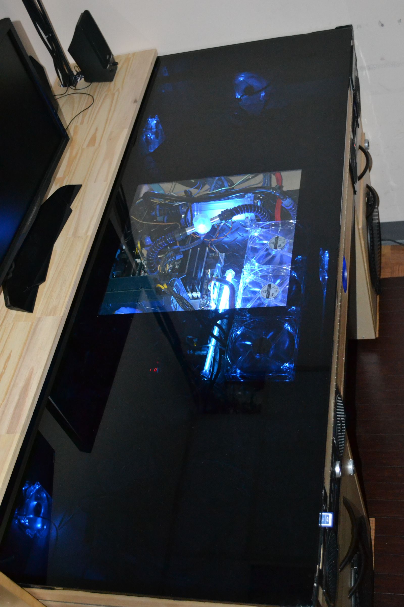 Desk With Built in PC - Instructables