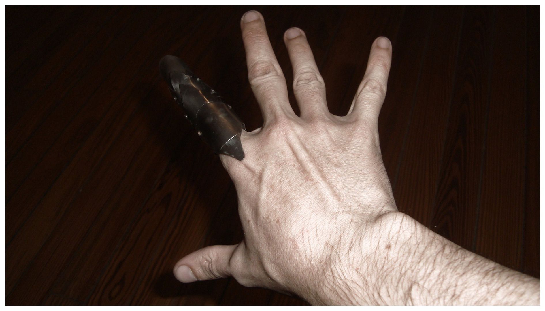 Easy Finger Armour : 4 Steps (with Pictures) - Instructables