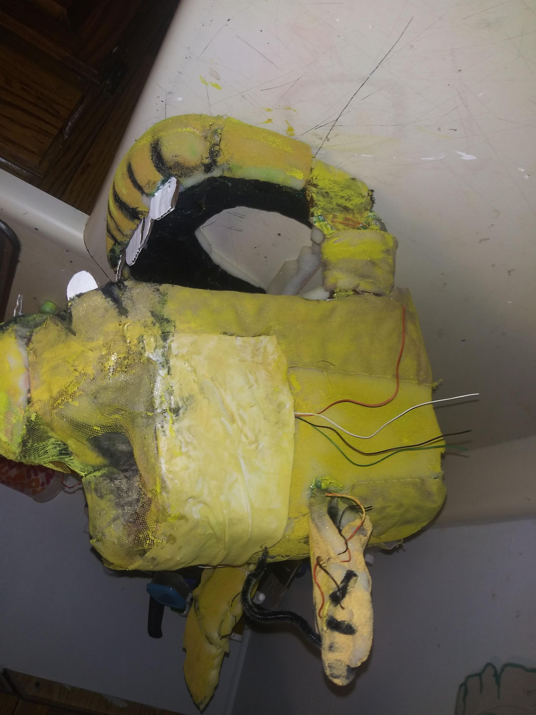 DIY FNAF Spring Trap Full Costume : 4 Steps - Instructables