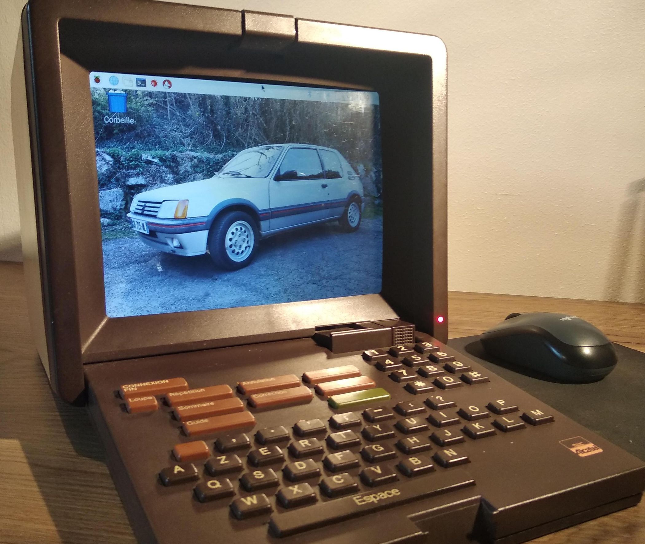 Old School Minitel Laptop : 7 Steps (with Pictures) - Instructables