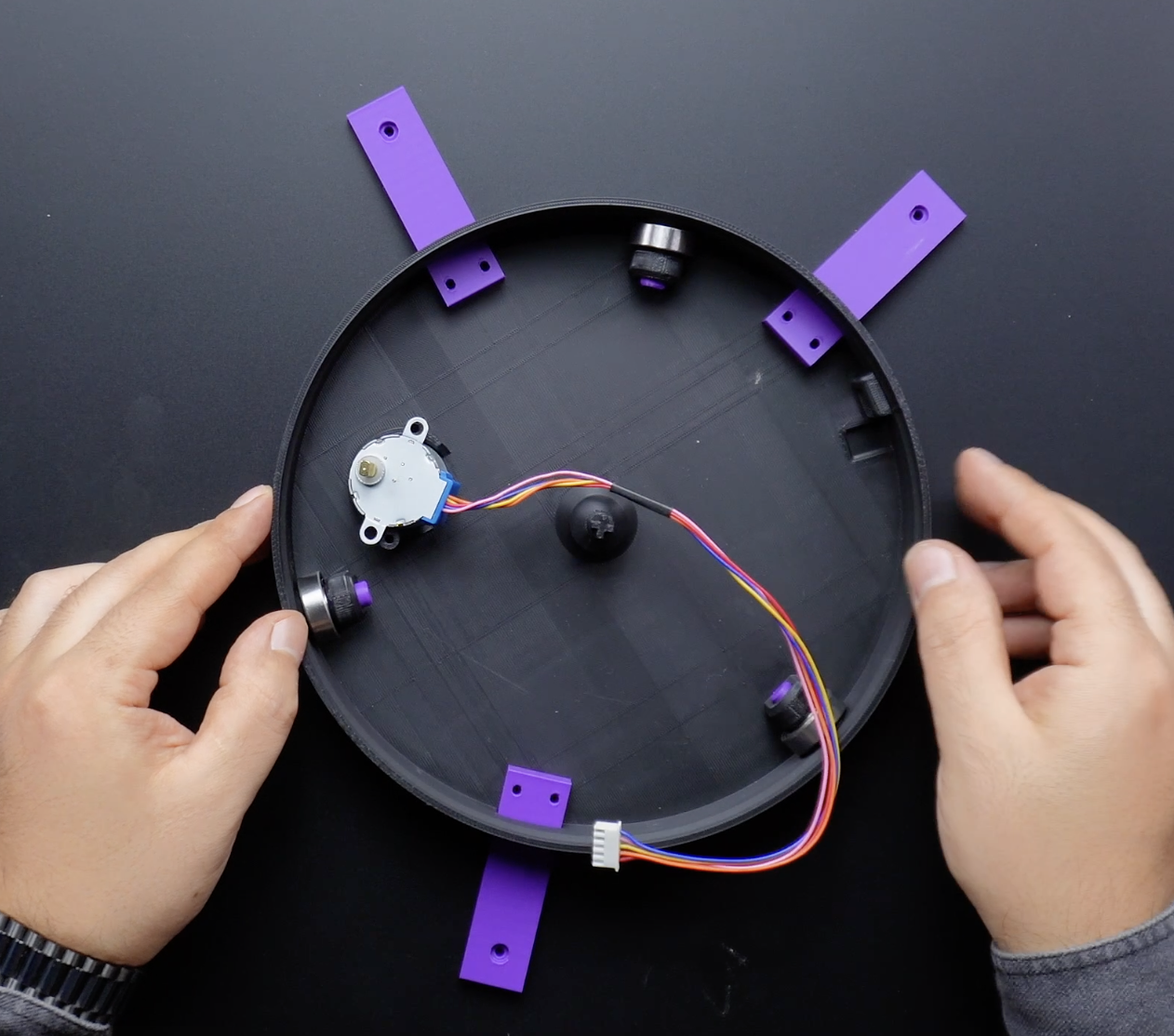 How to Build a Motorized 3D Scanning Turntable for Your Phone : 5 Steps ...