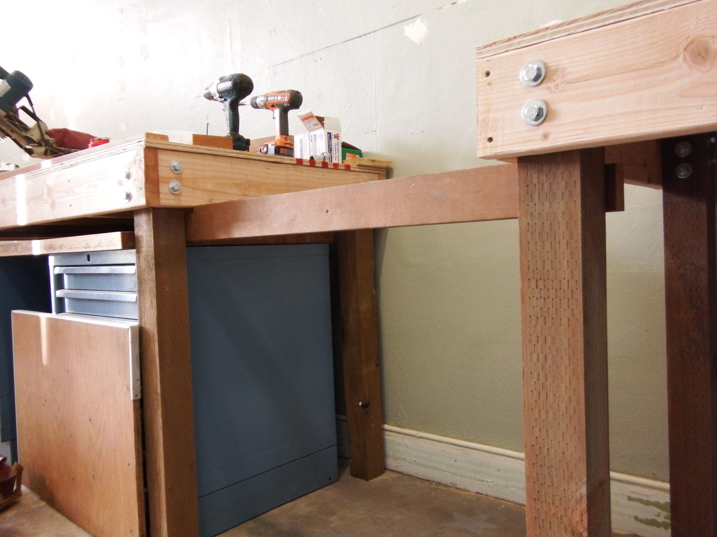 Saw Workbench Area Retrofit : 4 Steps (with Pictures) - Instructables