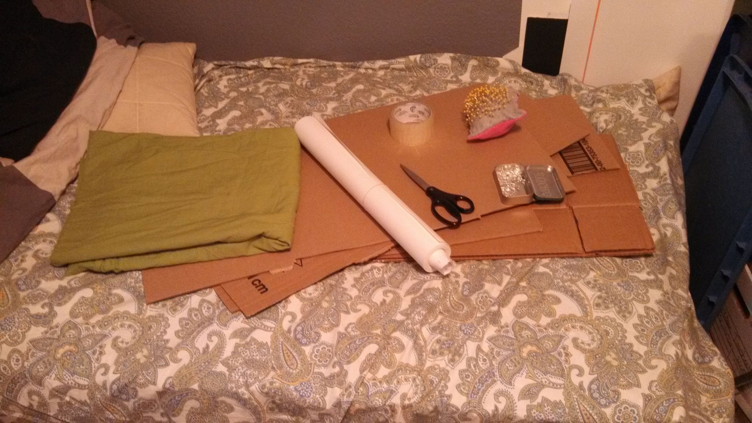 How to Build a Bed Fort Using Paper and Office Supplies : 5 Steps ...