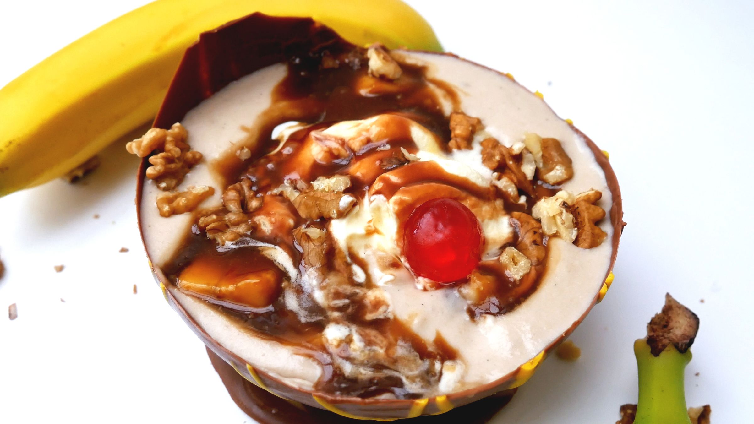 BANOFFEE BANANA SPLIT PUDDING IN CHOCOLATE BALLOON BOWLS : 5 Steps ...