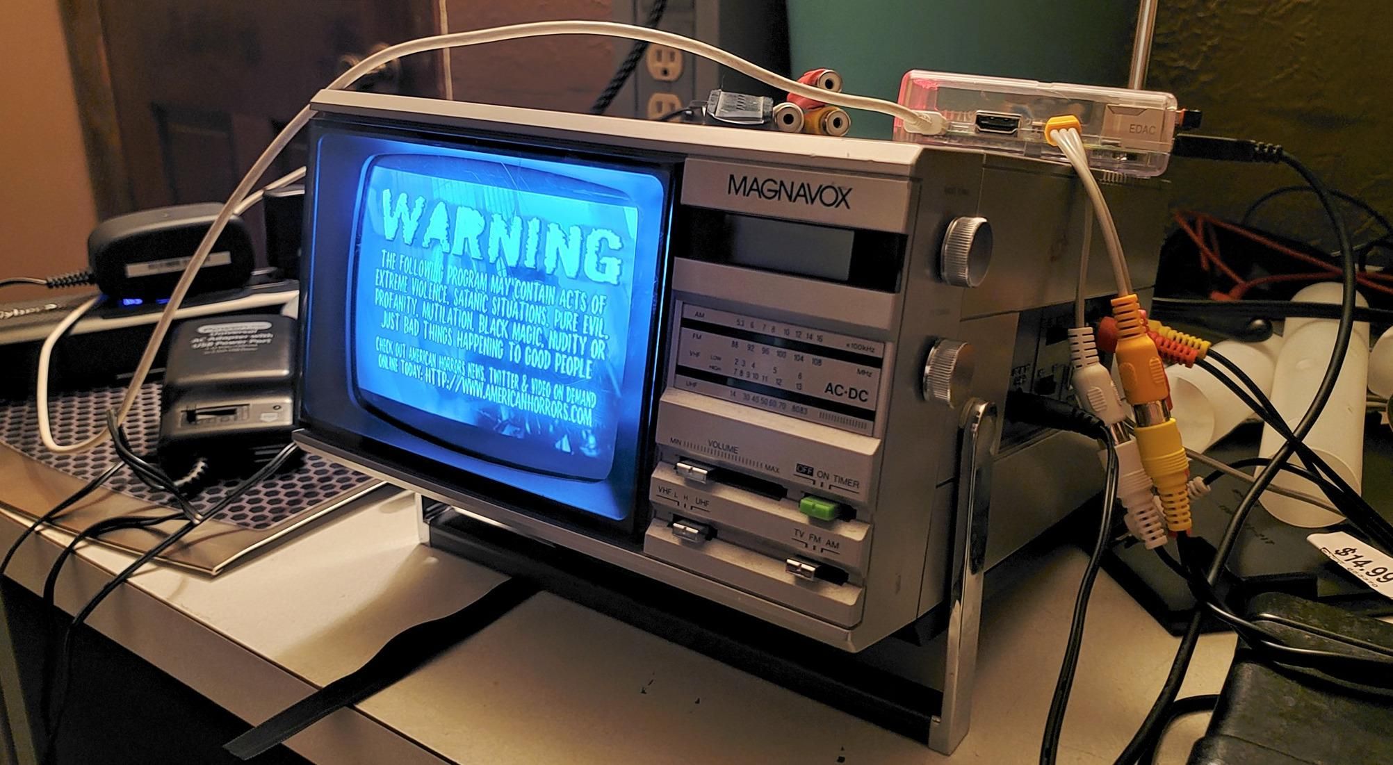 Retro Idiot Box : 10 Steps - Instructables