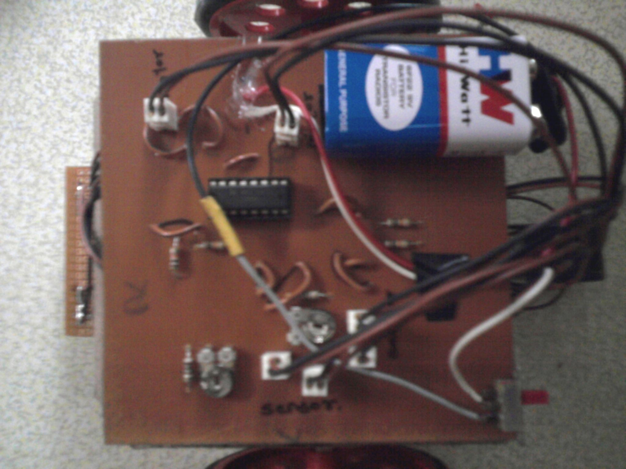 "DIY - THE EXCELLENT LINE TRACER ROBOT WITHOUT MICROCONTROLLER" : 7 ...