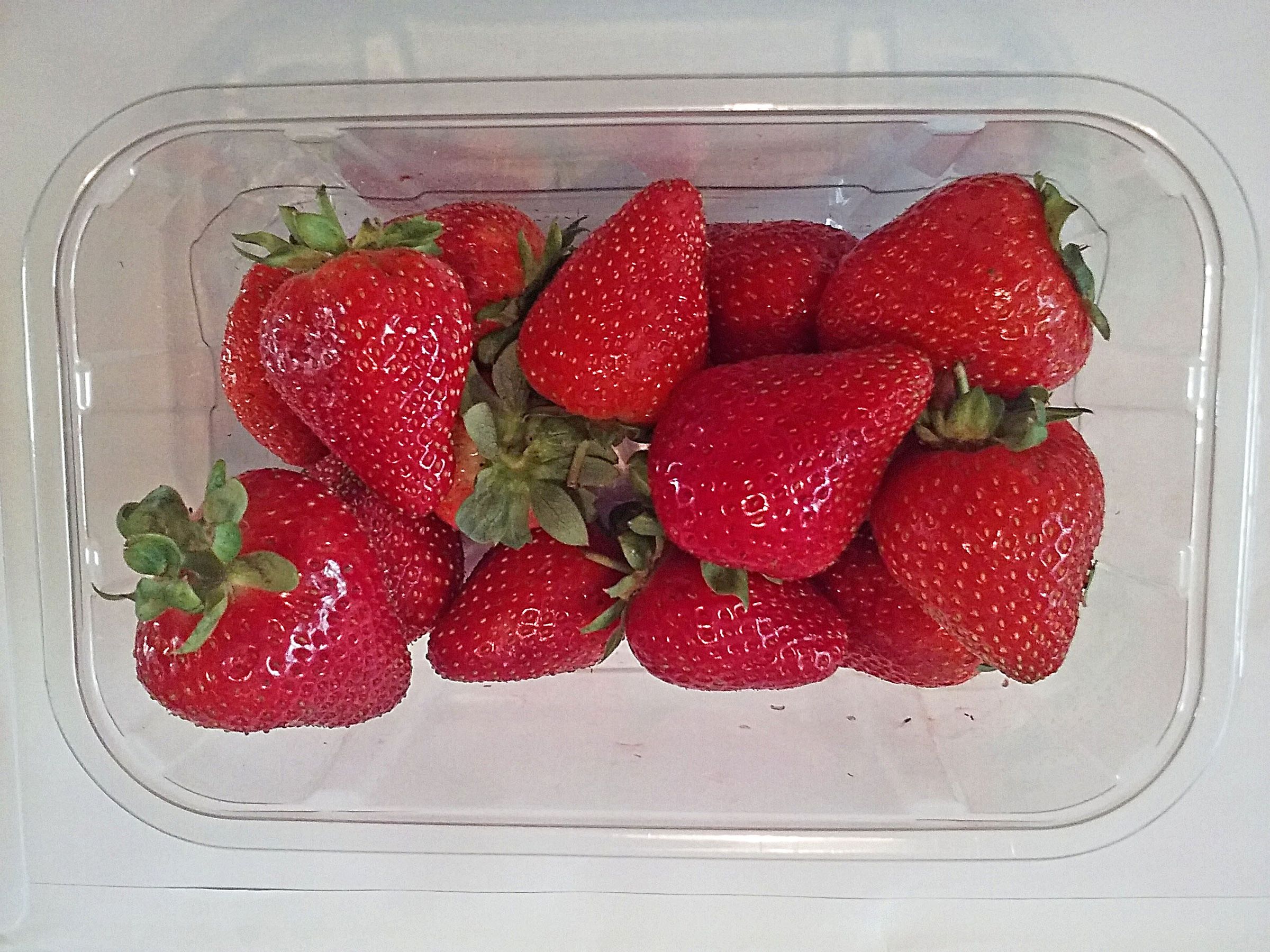 No Budget Strawberries : 7 Steps (with Pictures) - Instructables