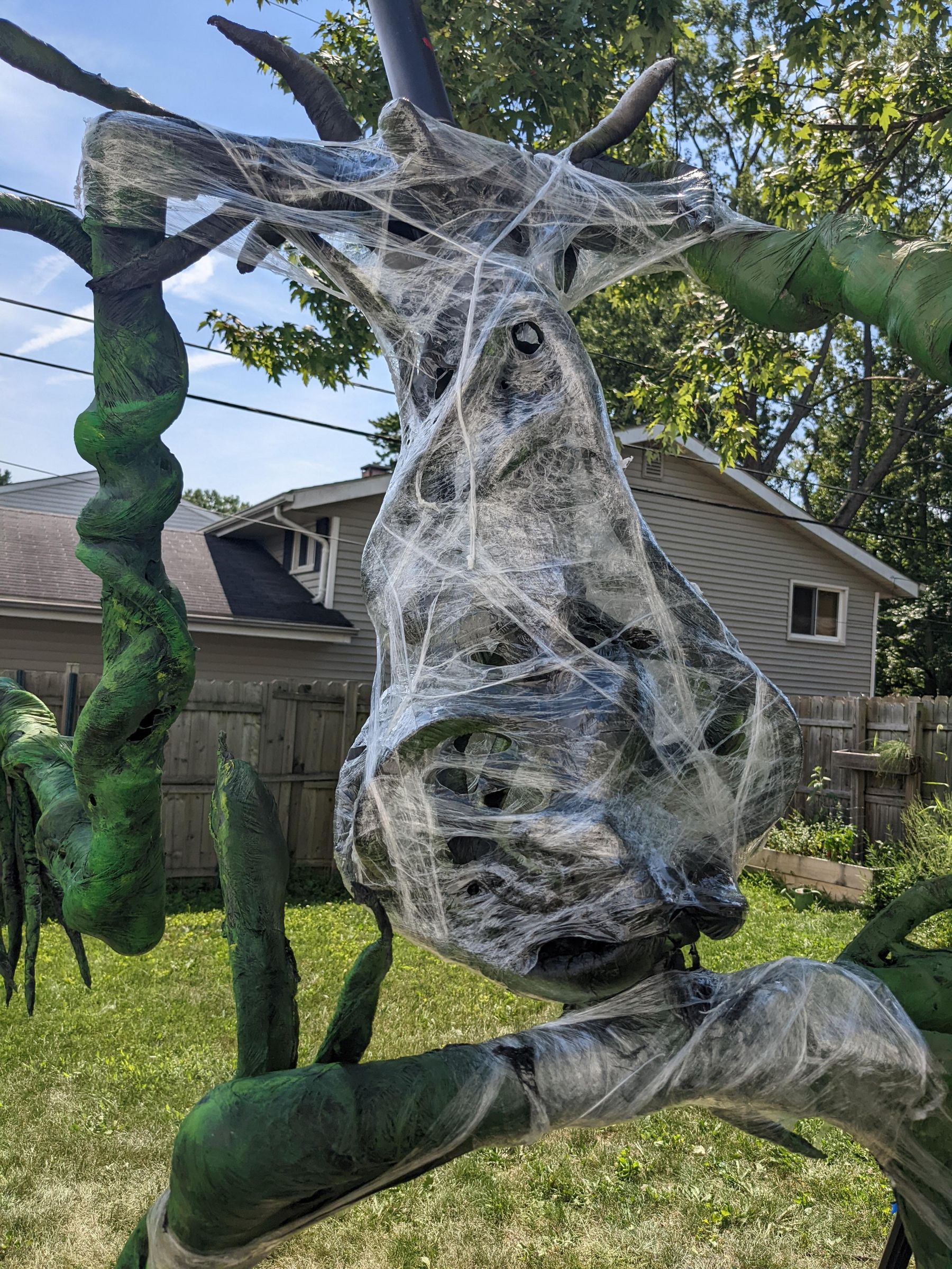 DIY 12ft Grimacing Pumpkin Monster Halloween Prop /Decoration : 5 Steps ...