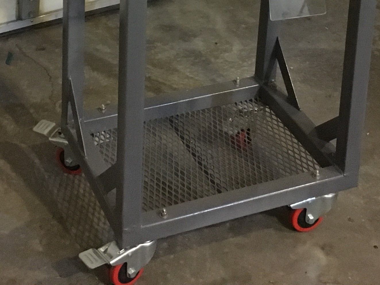 Metal Rotating Tool Stand : 6 Steps (with Pictures) - Instructables