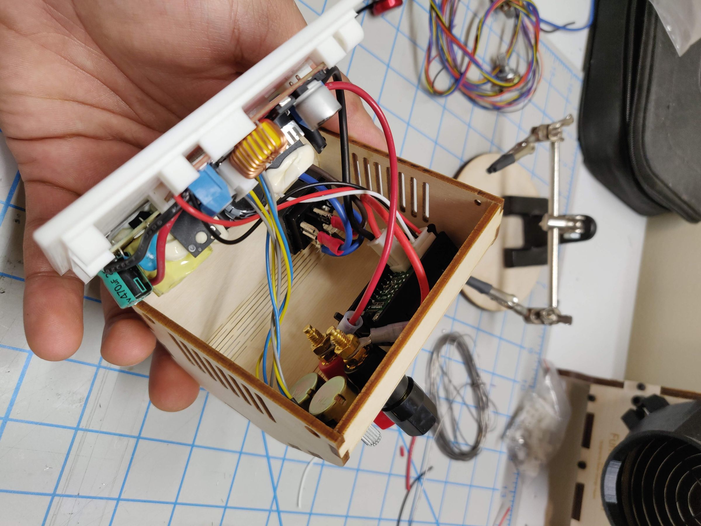 Mini Bench Power Supply : 7 Steps (with Pictures) - Instructables
