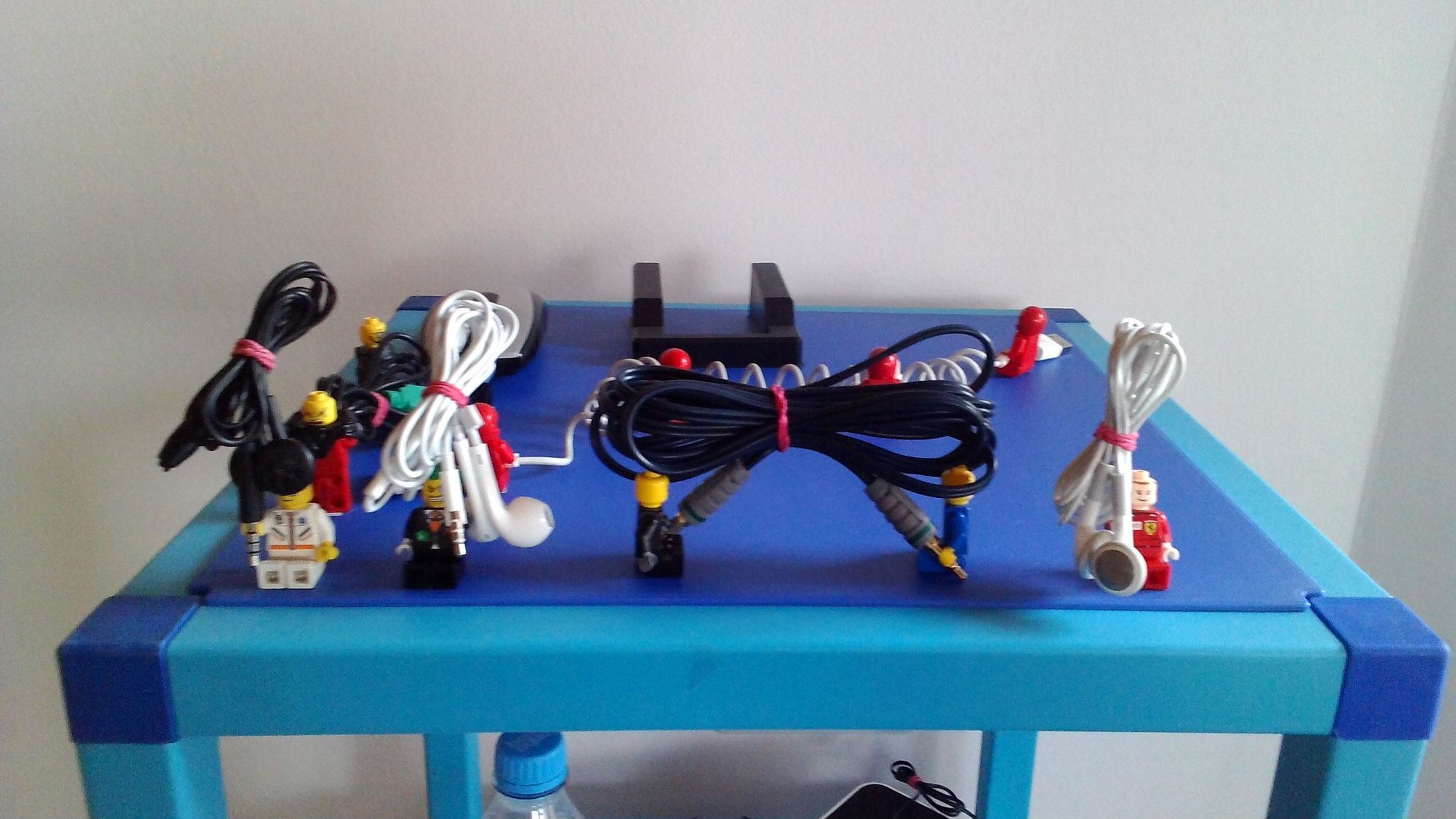 Lego Cable Holder : 5 Steps - Instructables