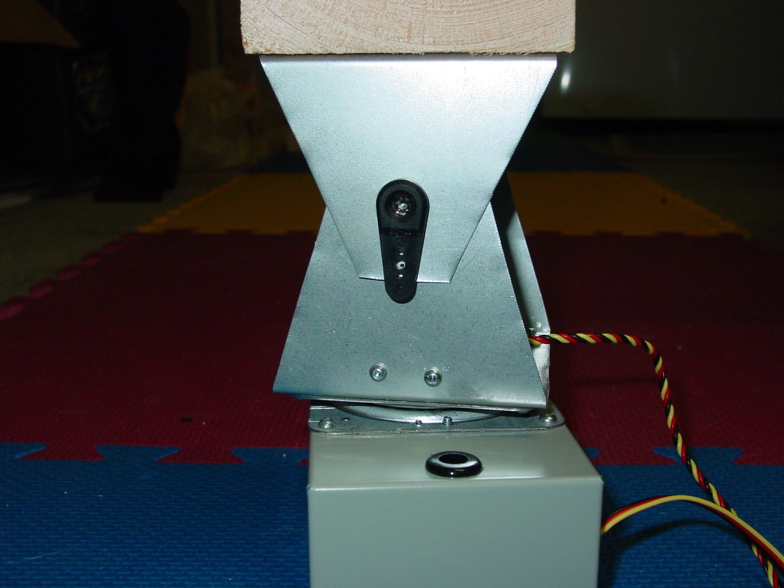 Remote Controlled Pan and Tilt Head : 7 Steps - Instructables