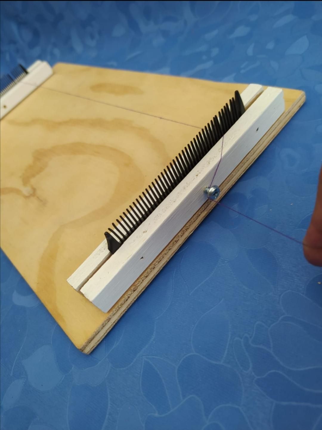 Loom With Combs : 10 Steps (with Pictures) - Instructables