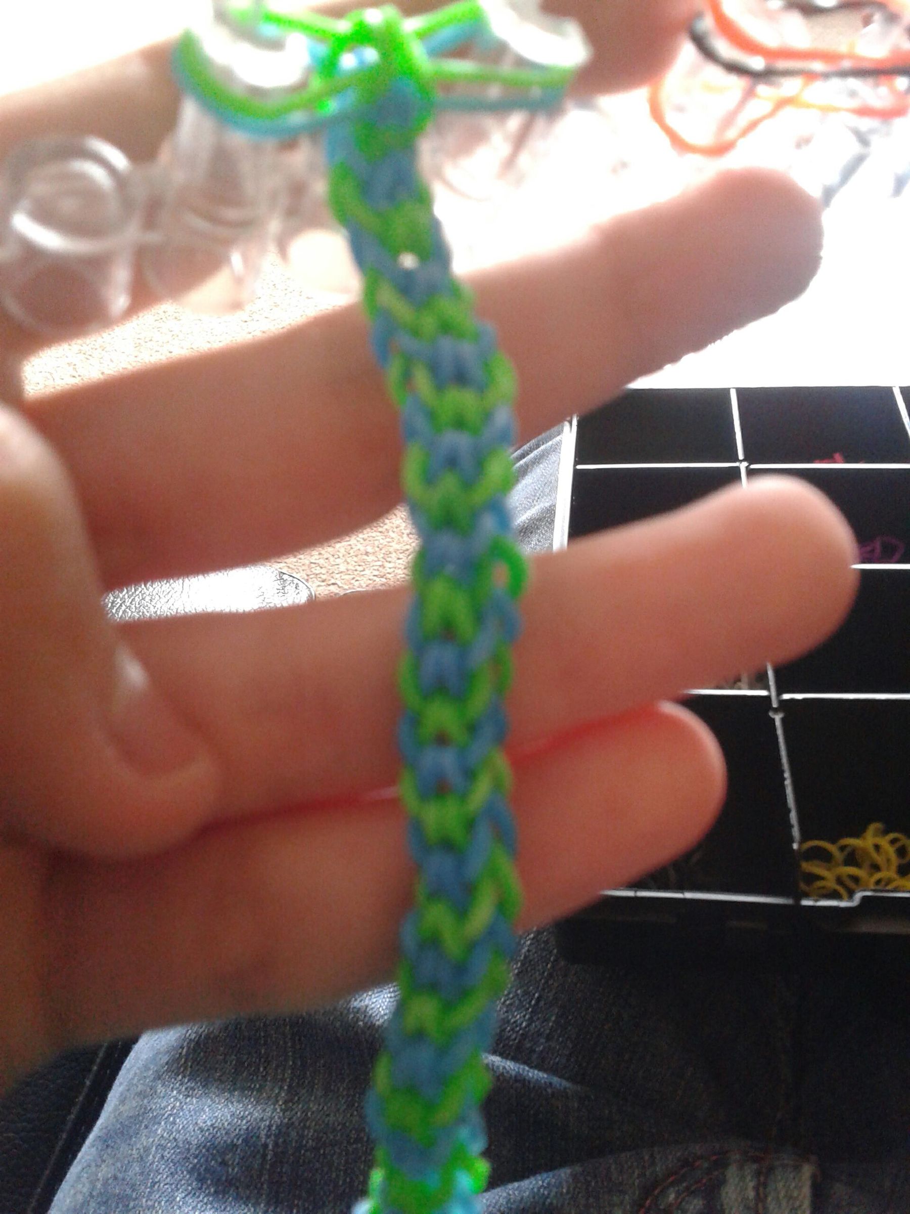 How to Make a Inverted Fishtail Using a Loom : 4 Steps - Instructables