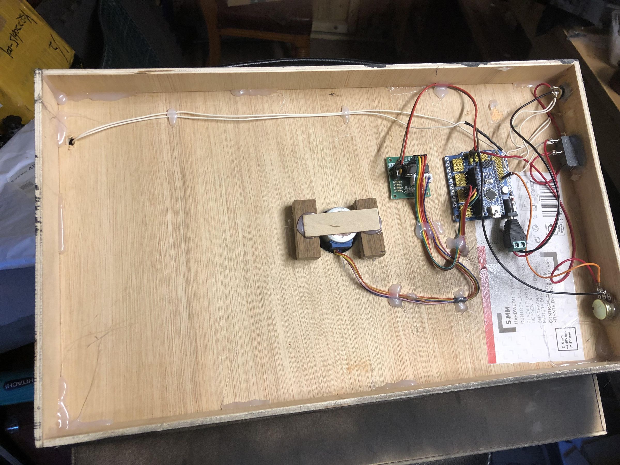Rattle Spray Can Micro Spray Booth With Turntable : 5 Steps (with ...