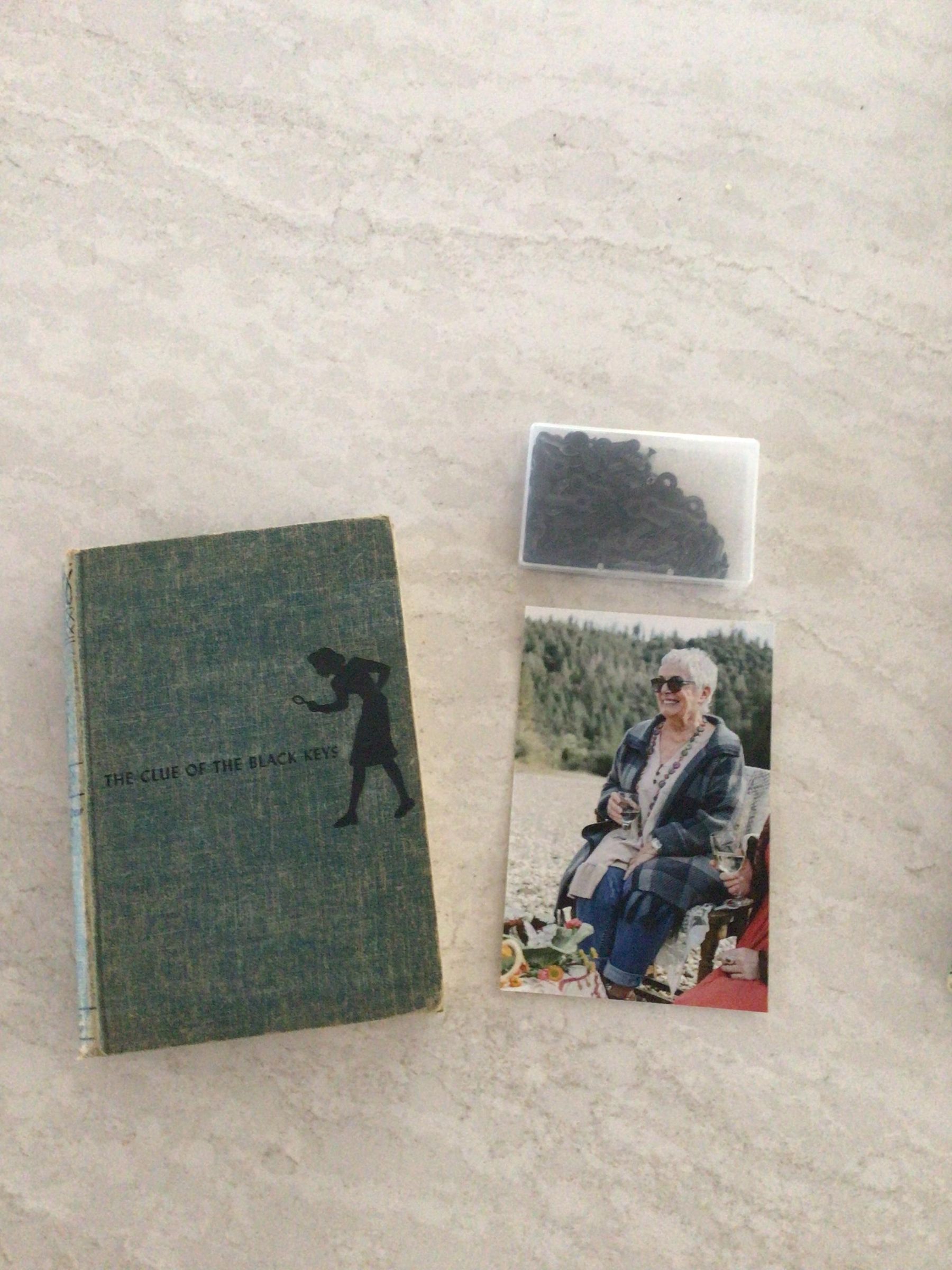 Repurposed Book Picture Display (frame) : 3 Steps - Instructables