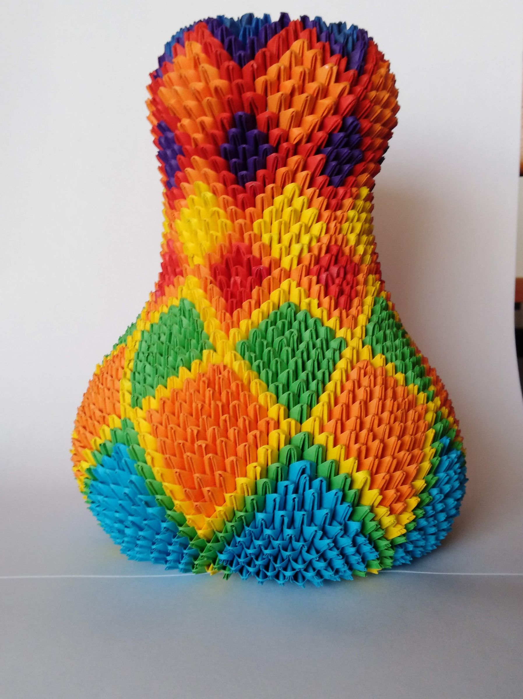 WATERPROOF Rainbow Origami Vase : 7 Steps (with Pictures) - Instructables
