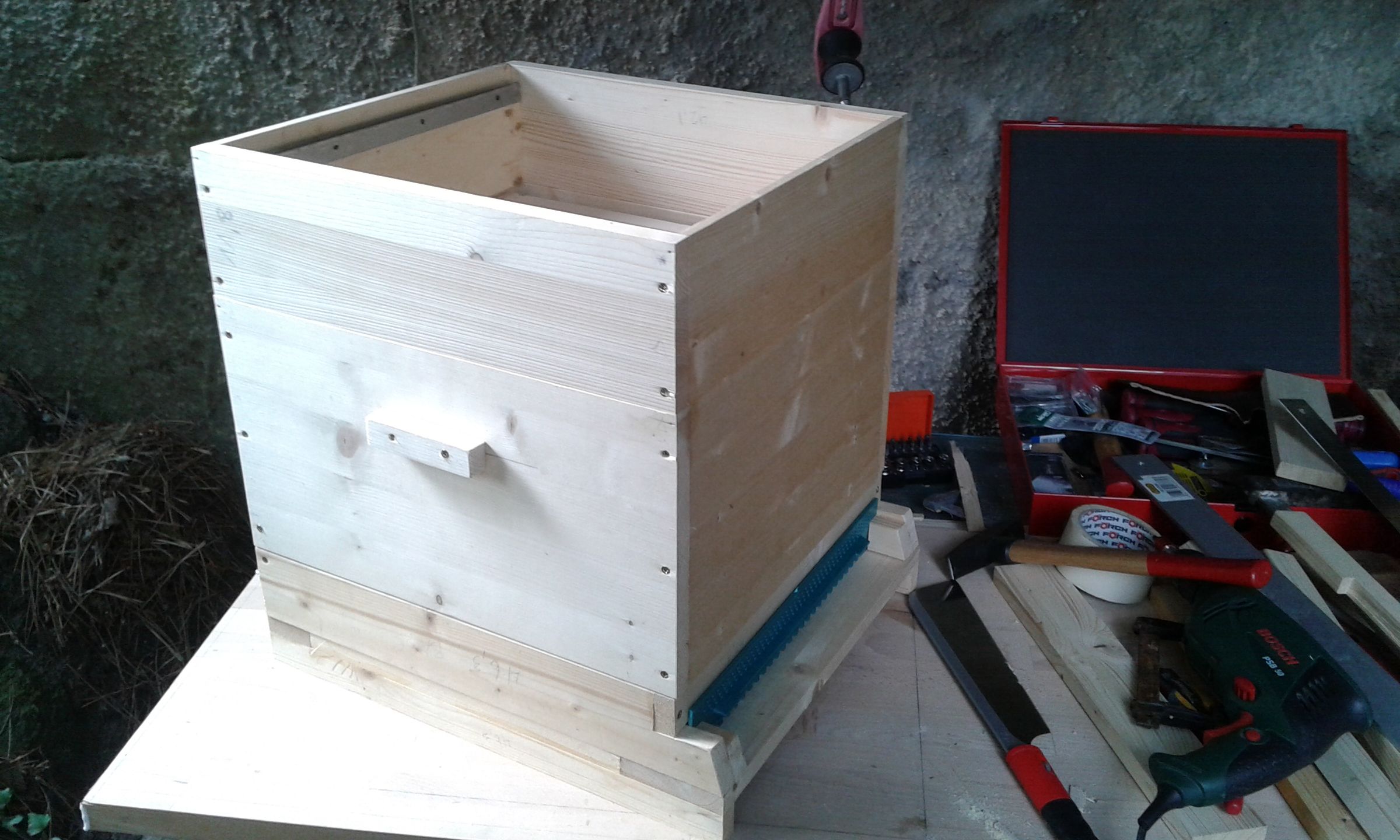 Build a Langstroth Bee Hive (beekeeping the Simple Way) : 7 Steps (with ...
