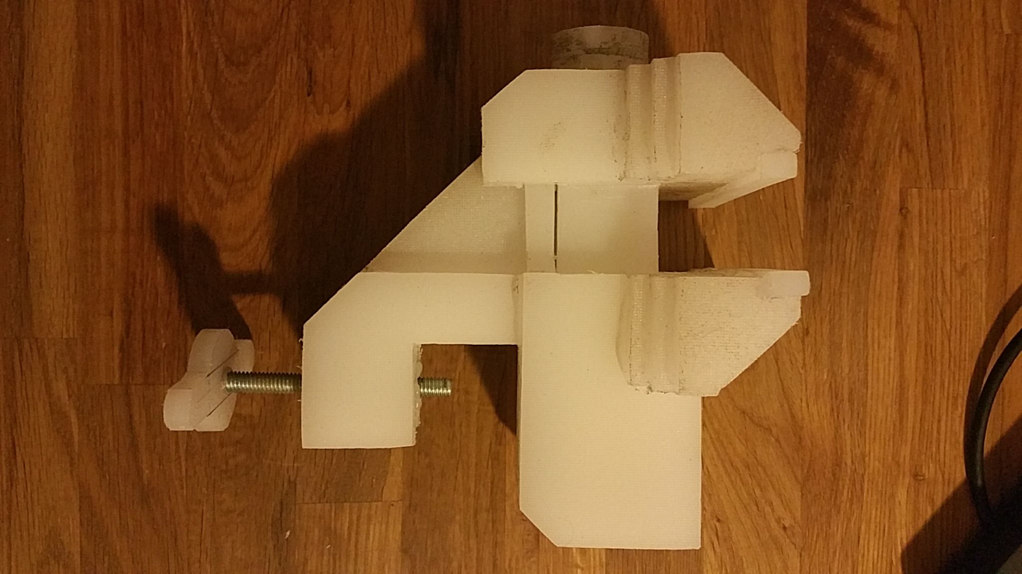 Plastic Vise From 2 IKEA Cutting Boards : 10 Steps (with Pictures ...