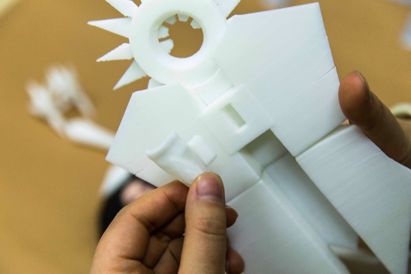 Barbie's Armor－Leona － the Radiant Dawn : 6 Steps - Instructables