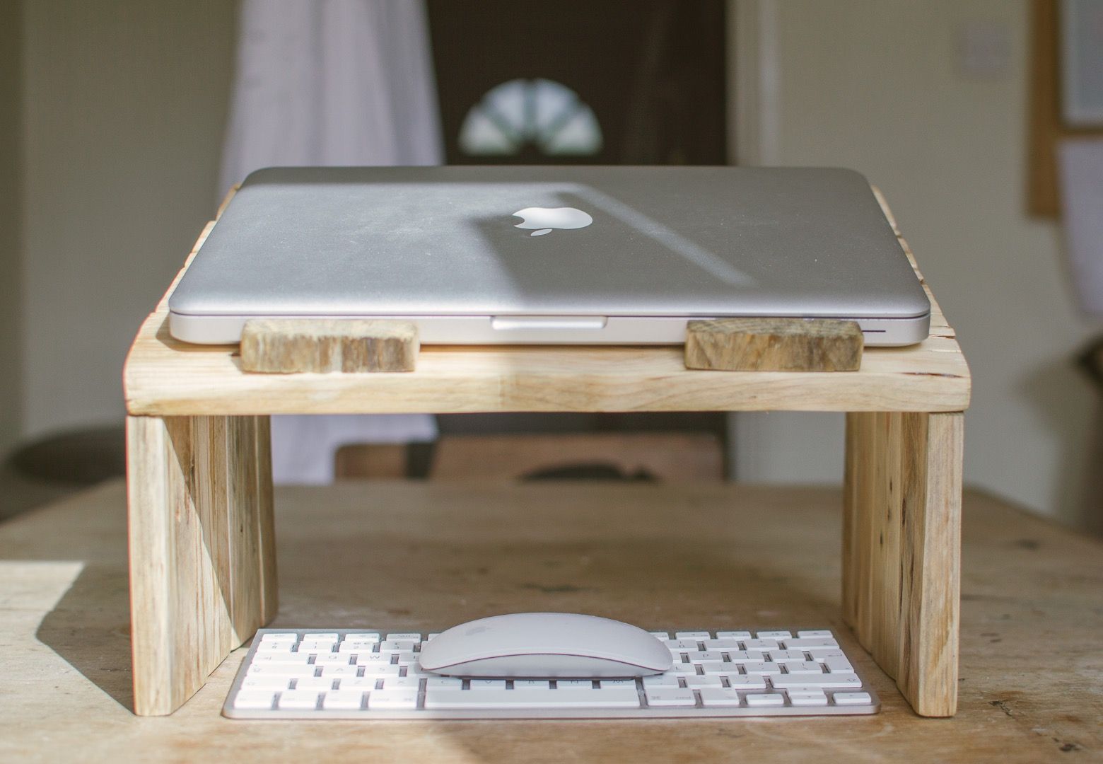 Pallet Wood Laptop Riser : 11 Steps (with Pictures) - Instructables