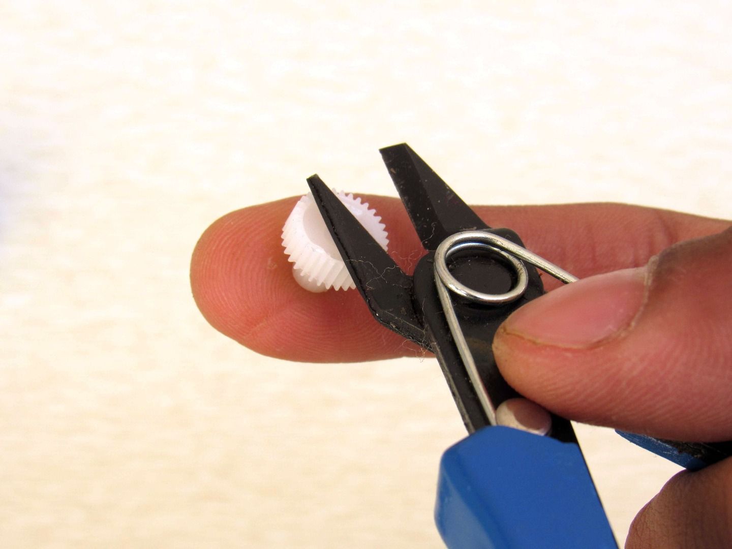 Mini Electric Screwdriver Tool in a Keychain ! - " World's Smallest ...