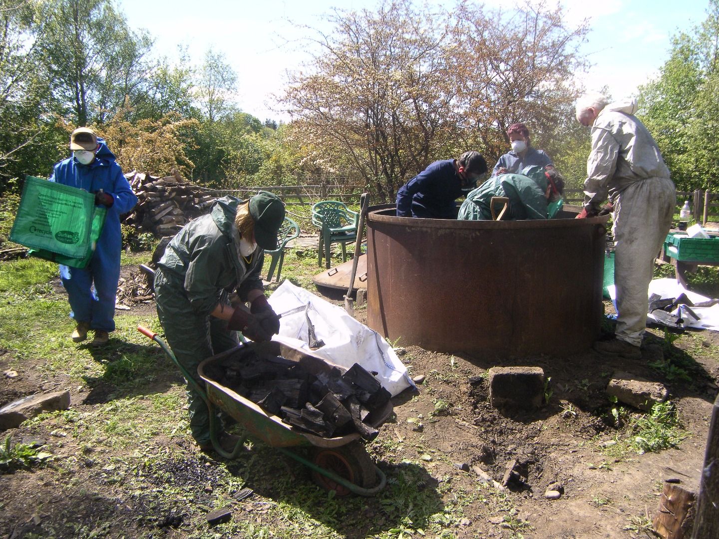 Large Scale Charcoal Production : 8 Steps (with Pictures) - Instructables
