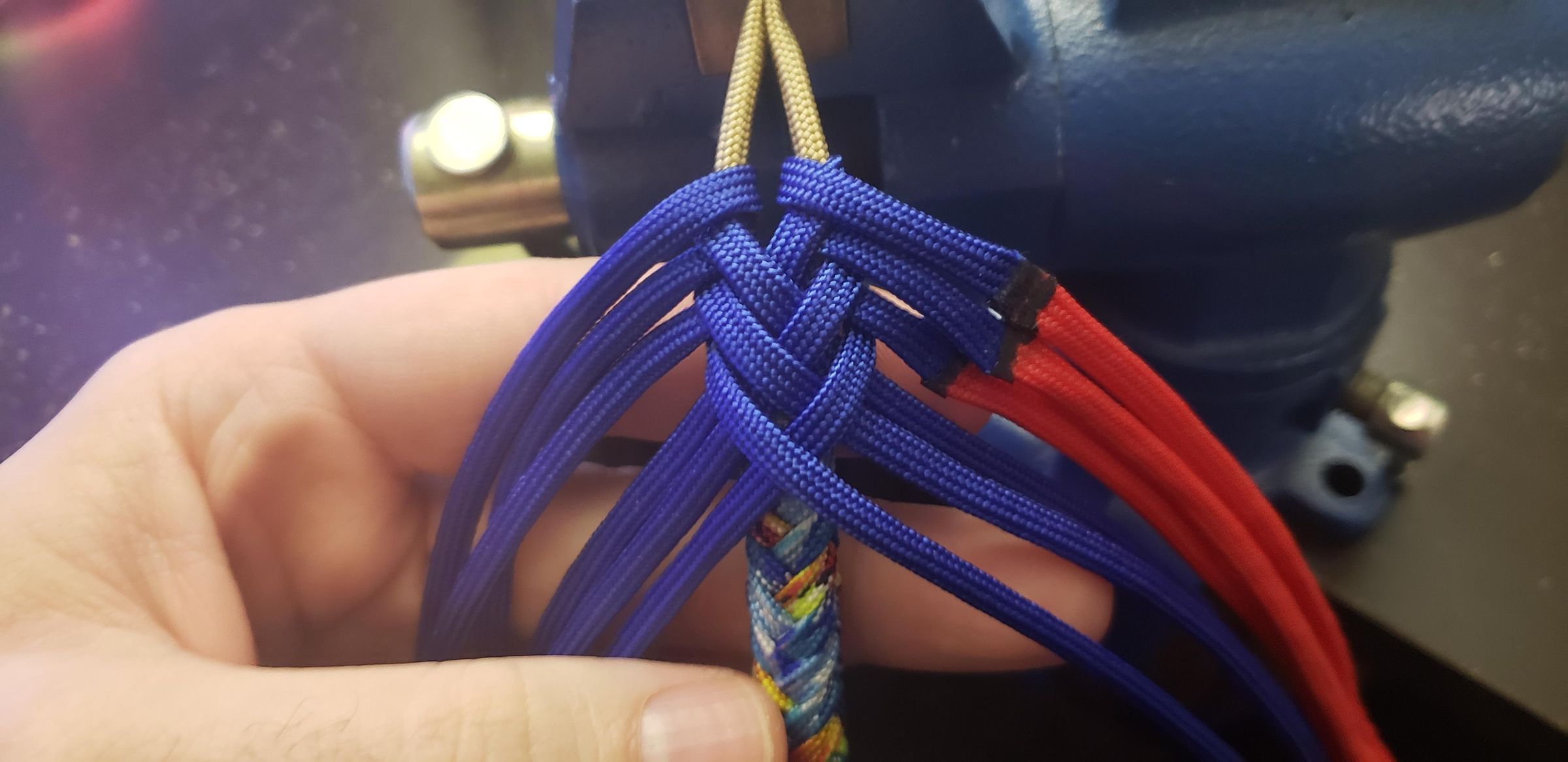 Tygra's Bolo-Whip With Paracord in 16 Plait : 9 Steps (with Pictures ...