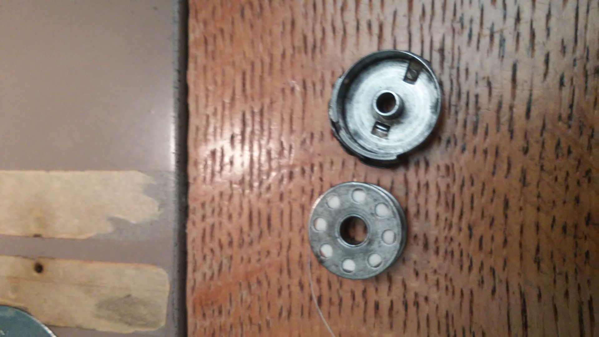 How to Set Up an Old Singer Sewing Machine : 4 Steps (with Pictures ...