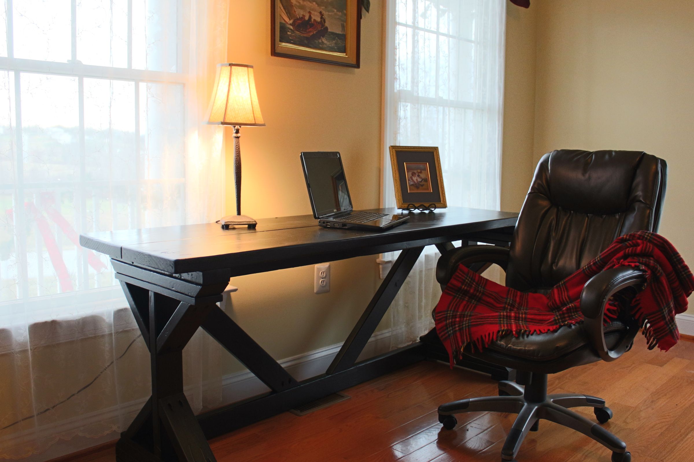 Simple Low Cost Desk/Table : 15 Steps (with Pictures) - Instructables