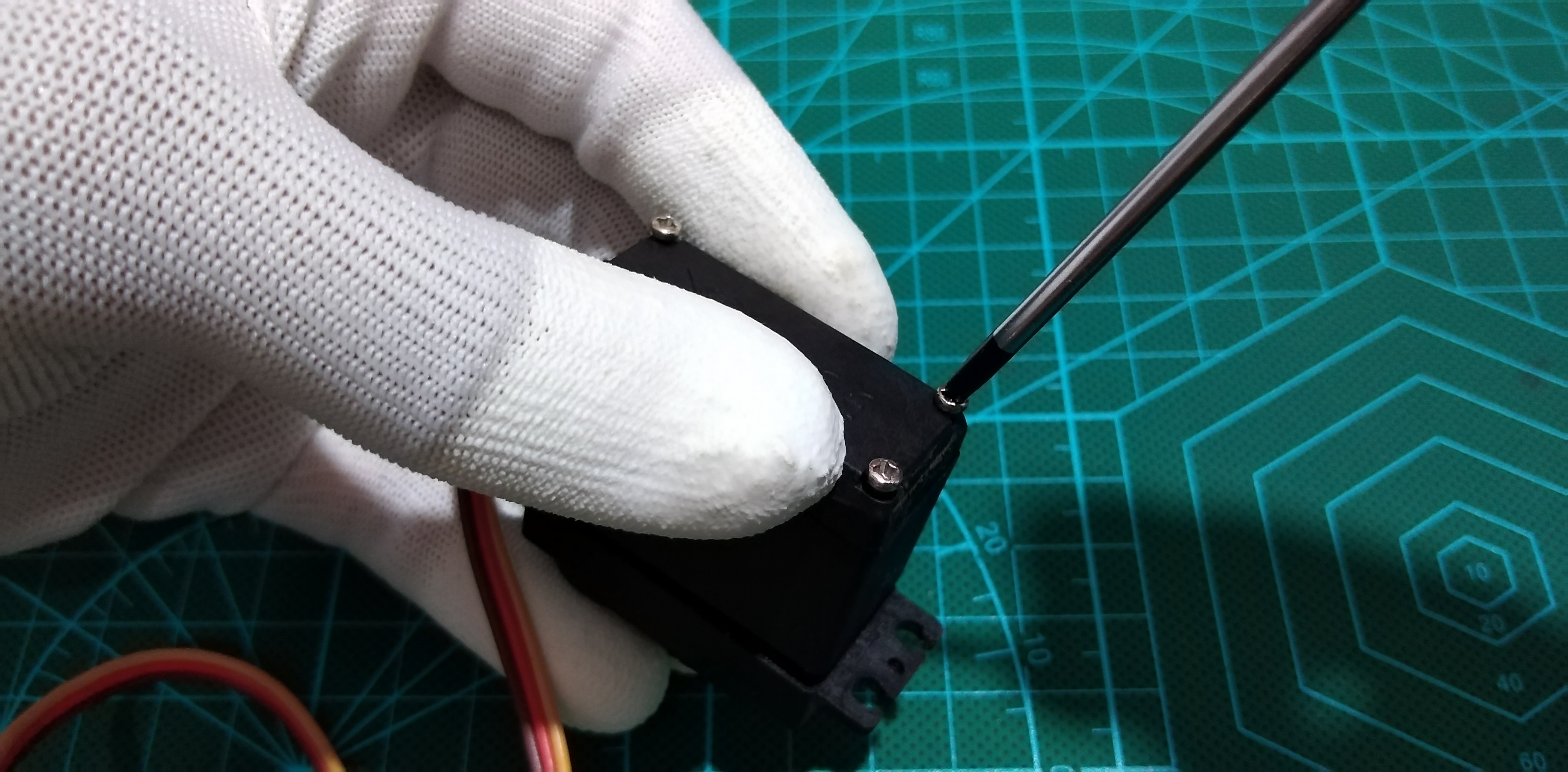 How to Control Servo Motor Arduino Tutorial : 4 Steps - Instructables